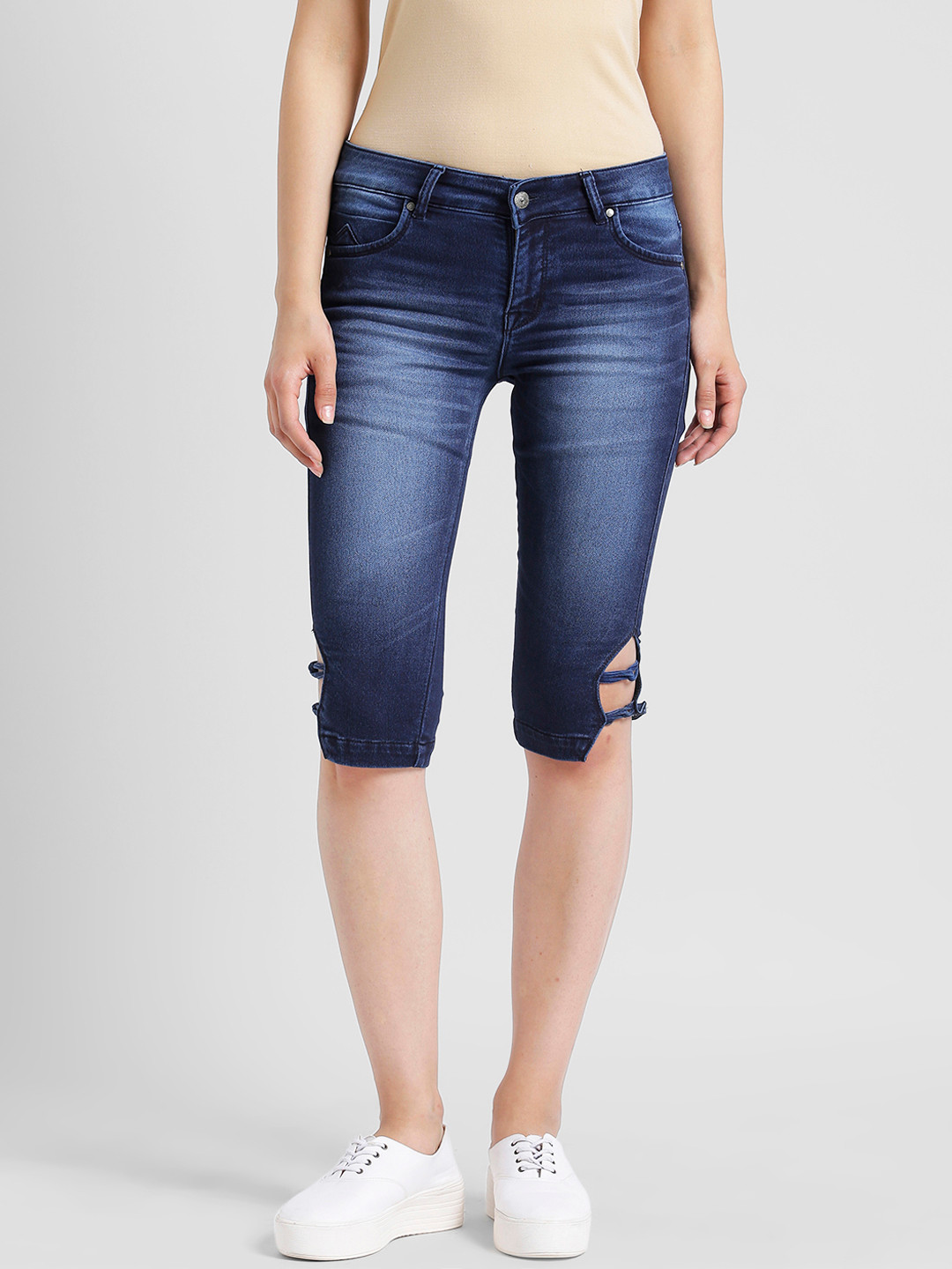Buy Devis Blue Washed Denim Capris - Capris for Women 5126731 | Myntra