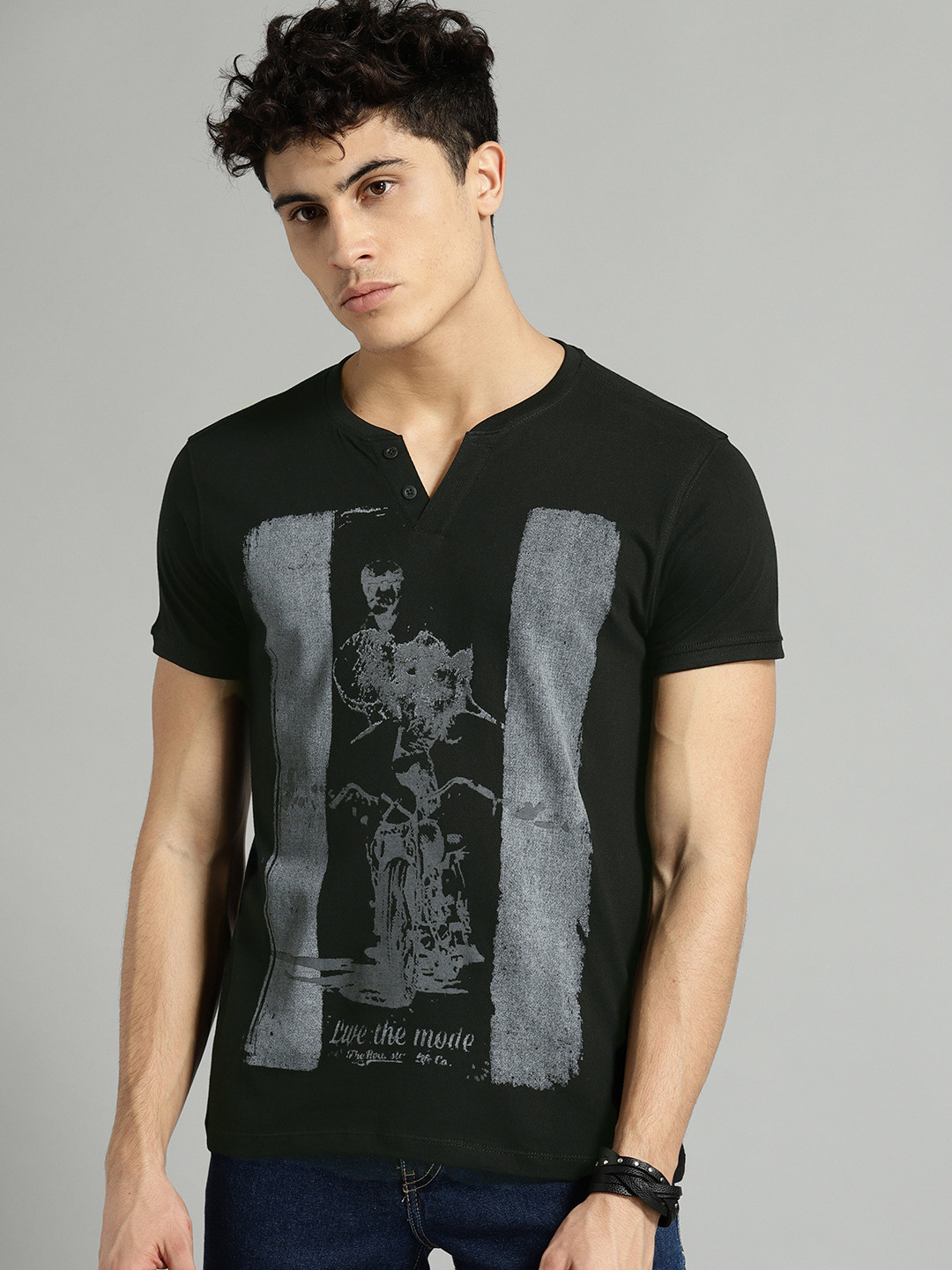 Buy Roadster Men Black Printed Round Neck Pure Cotton T Shirt - Tshirts for Men 6524939 | Myntra