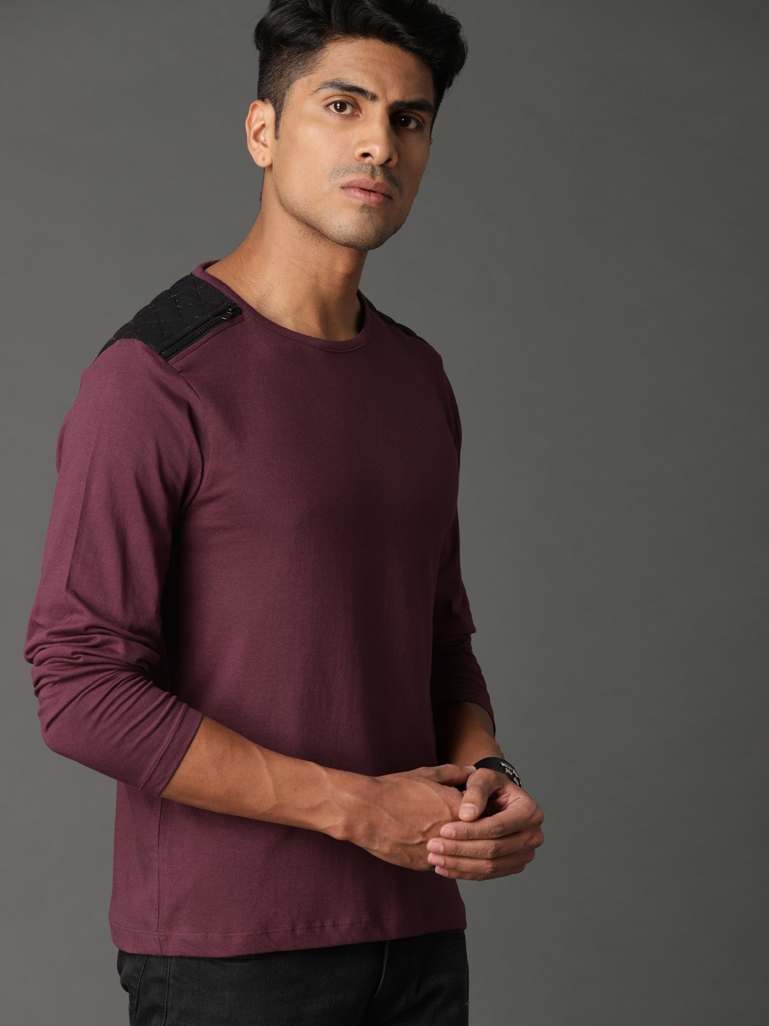 Buy Roadster Men Maroon Solid Round Neck Pure Cotton T Shirt Tshirts