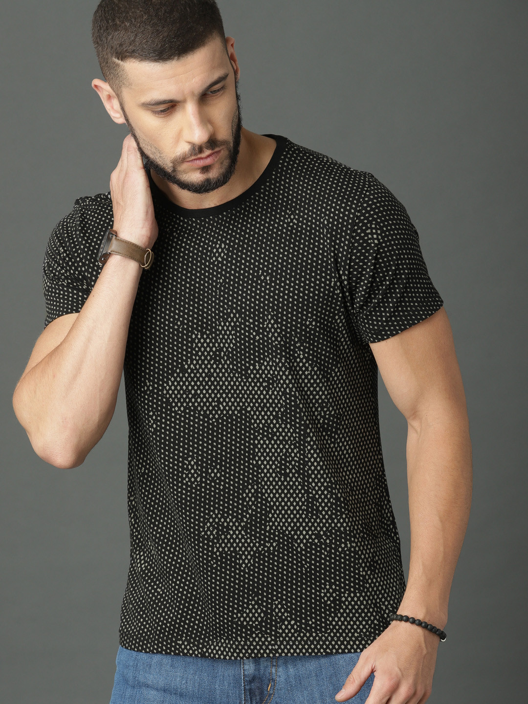 Buy Roadster Men Black Printed Round Neck Pure Cotton T Shirt - Tshirts for Men 6719065 | Myntra