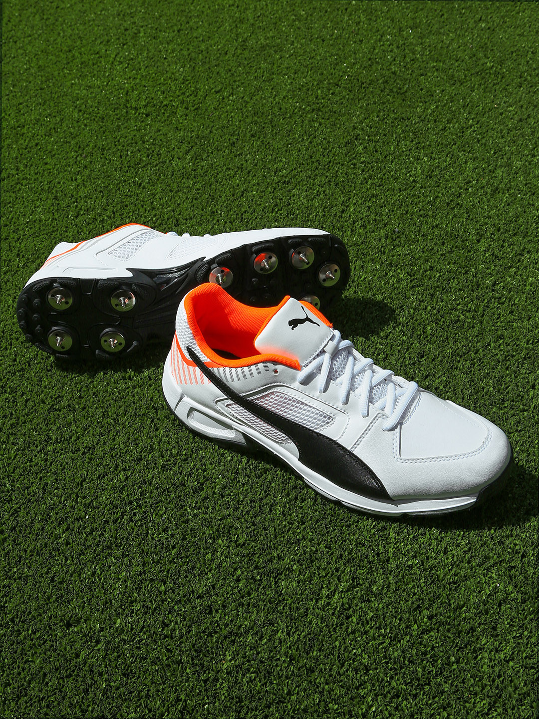 Buy Puma Men White Team Full Spike II Football Shoes - Sports Shoes for ...
