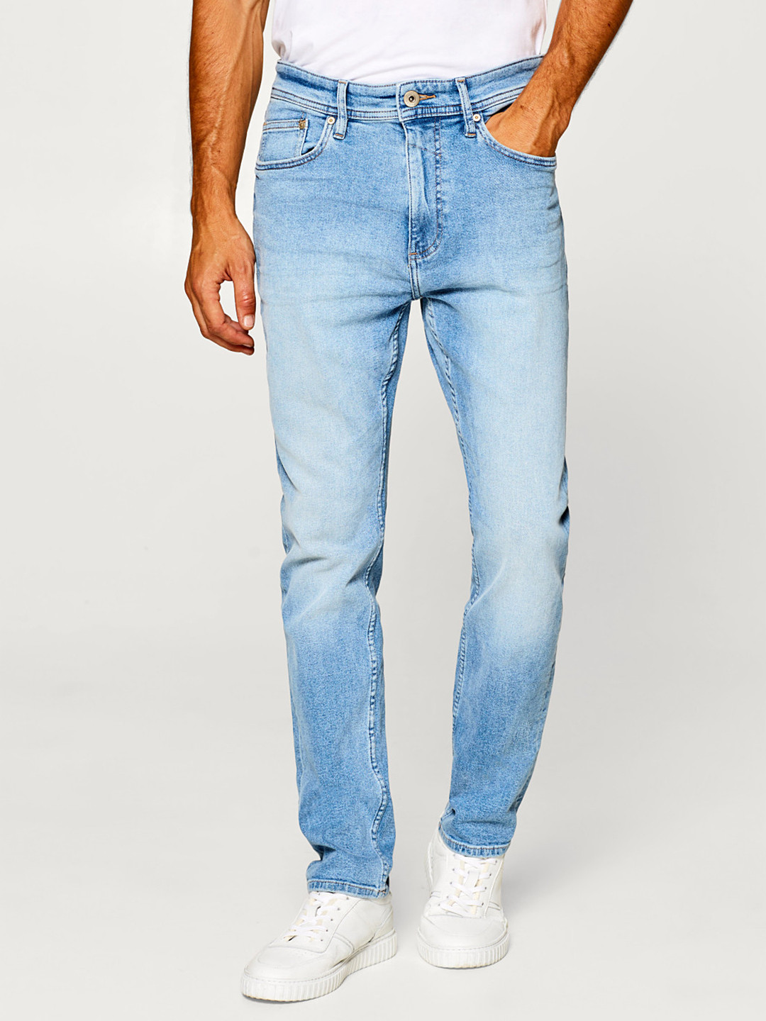 Buy ESPRIT Men Blue Relaxed Fit Mid Rise Clean Look Stretchable Jeans ...