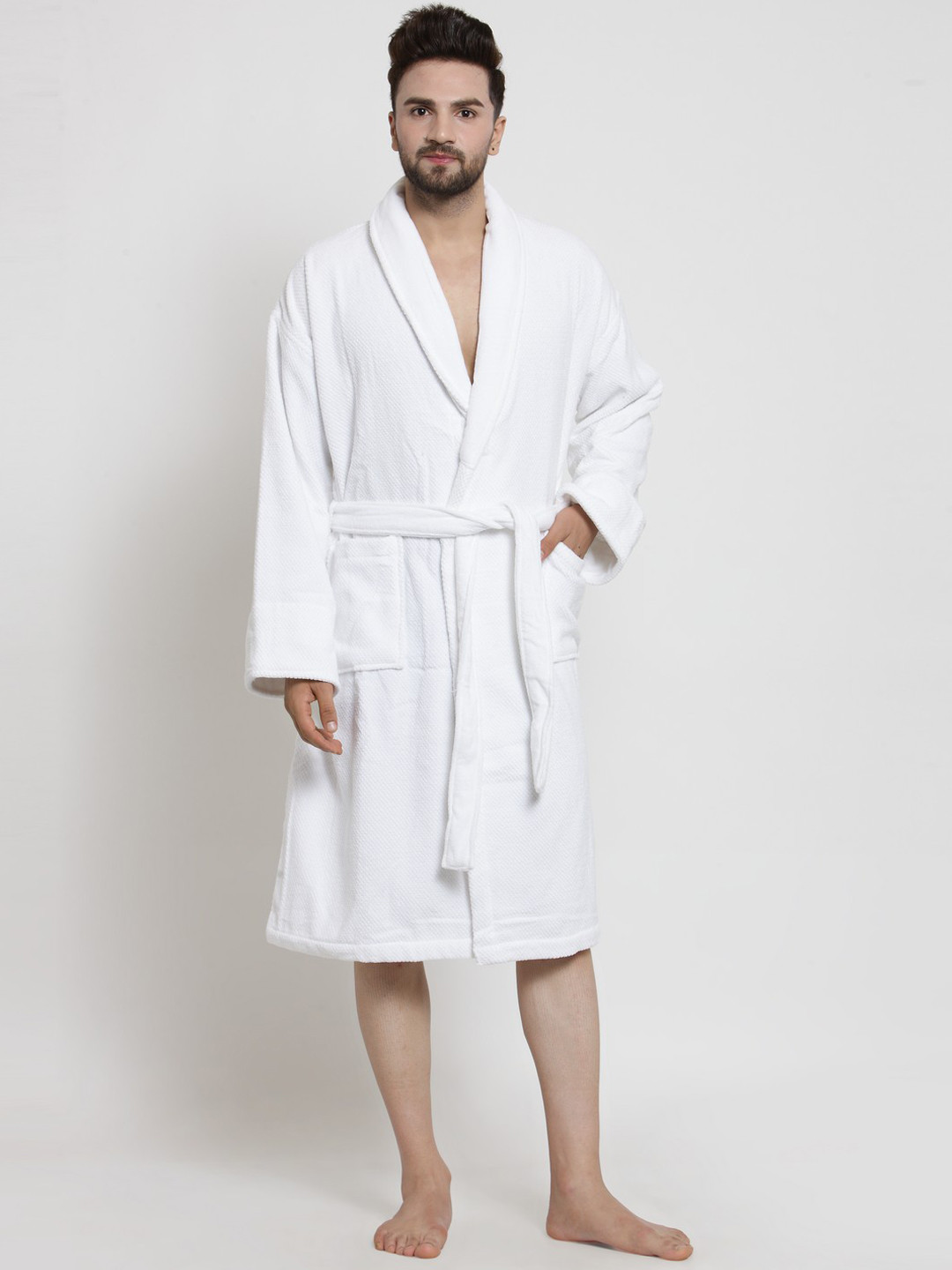 Buy MYTRIDENT Men White Solid Bathrobe - Bath Robe for Men 7326358 | Myntra