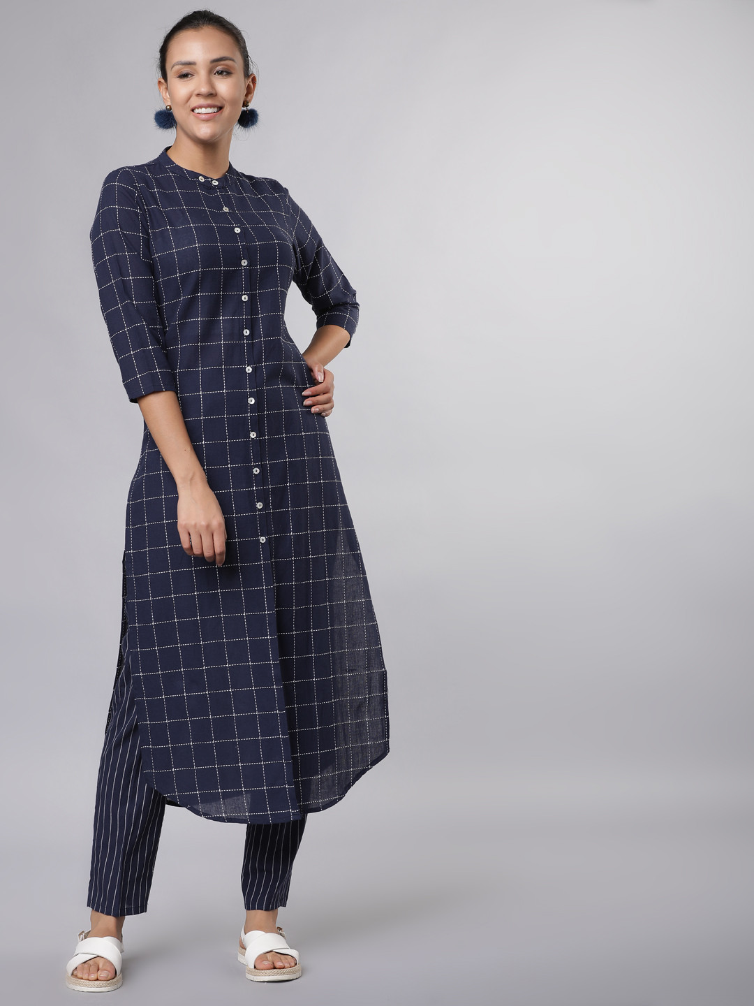 Buy Vishudh Women Navy Blue Checked Kurta With Trousers - Kurta Sets ...