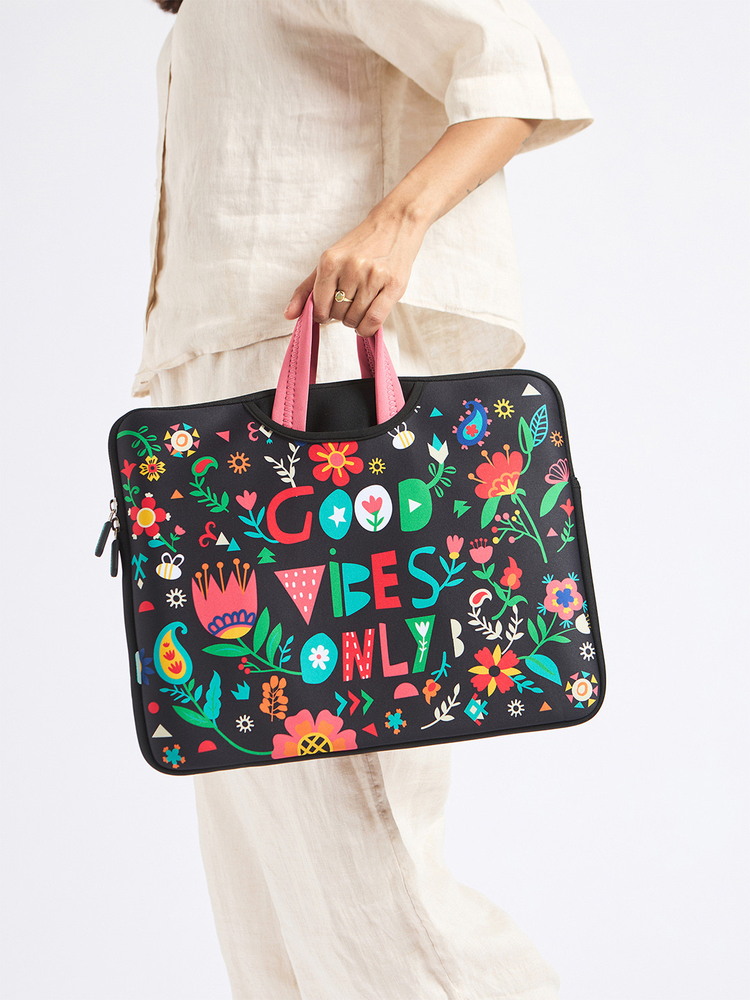 Buy Chumbak Unisex Black Printed Laptop Sleeve - Laptop Bag for Unisex ...