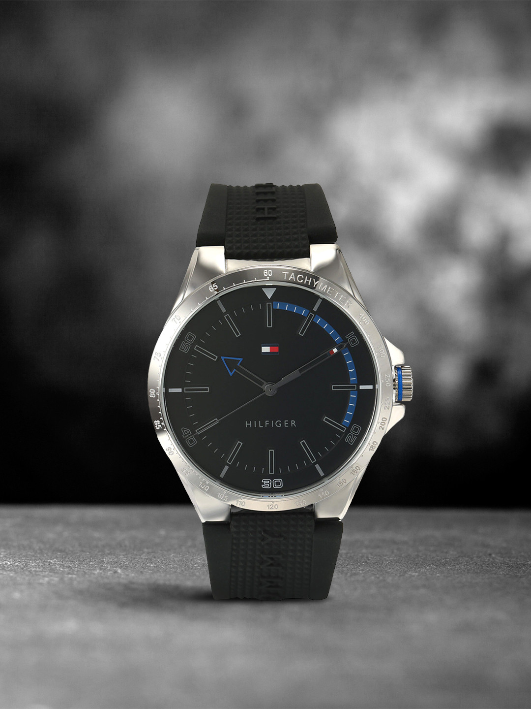 Buy Tommy Hilfiger Men Black Analogue Watch TH1791528 - Watches for Men ...