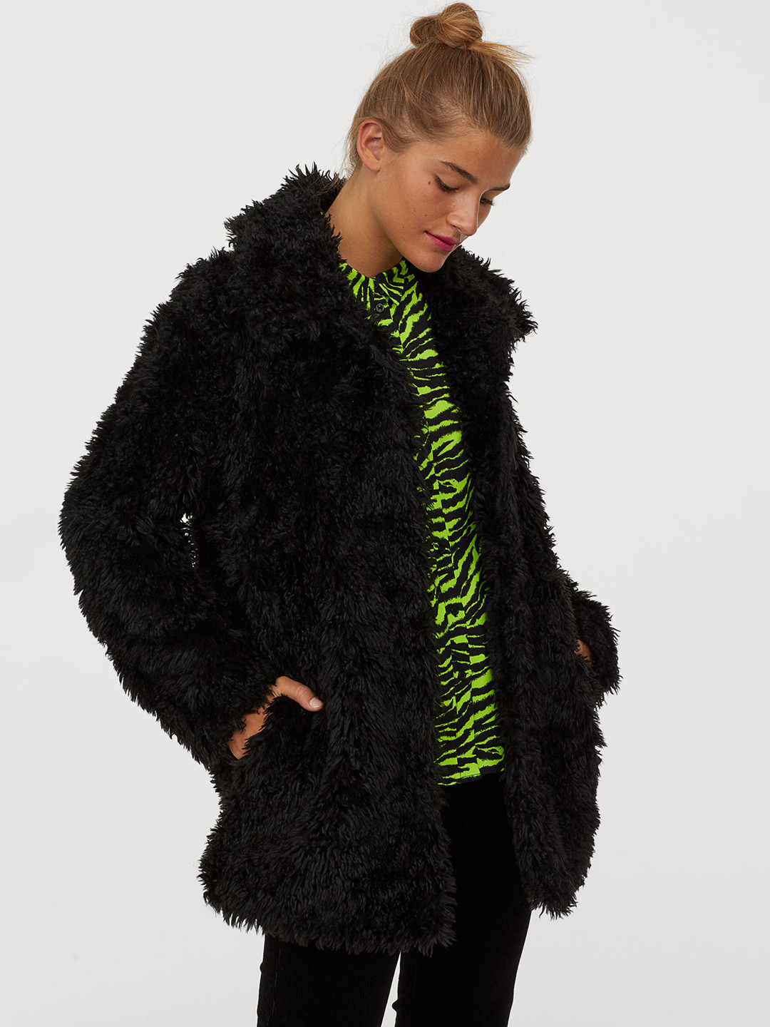 Buy H&M Women Black Faux Fur Jacket - Jackets for Women 10929616 | Myntra