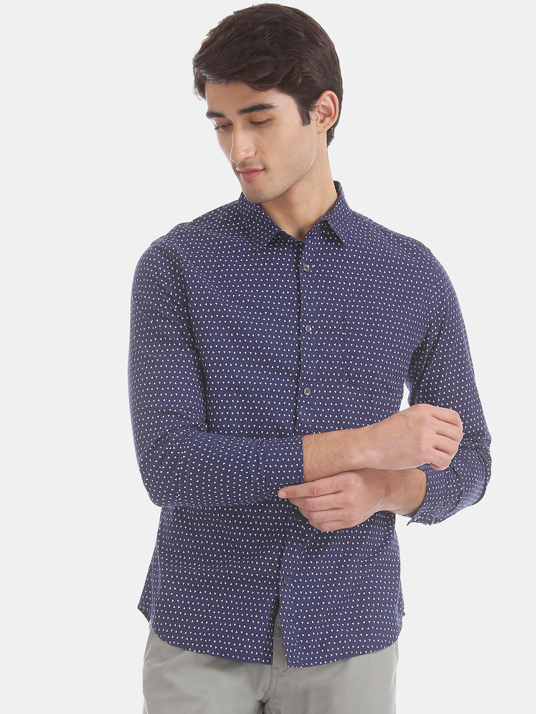 Buy Flying Machine Men Navy Blue & White Regular Fit Printed Casual ...