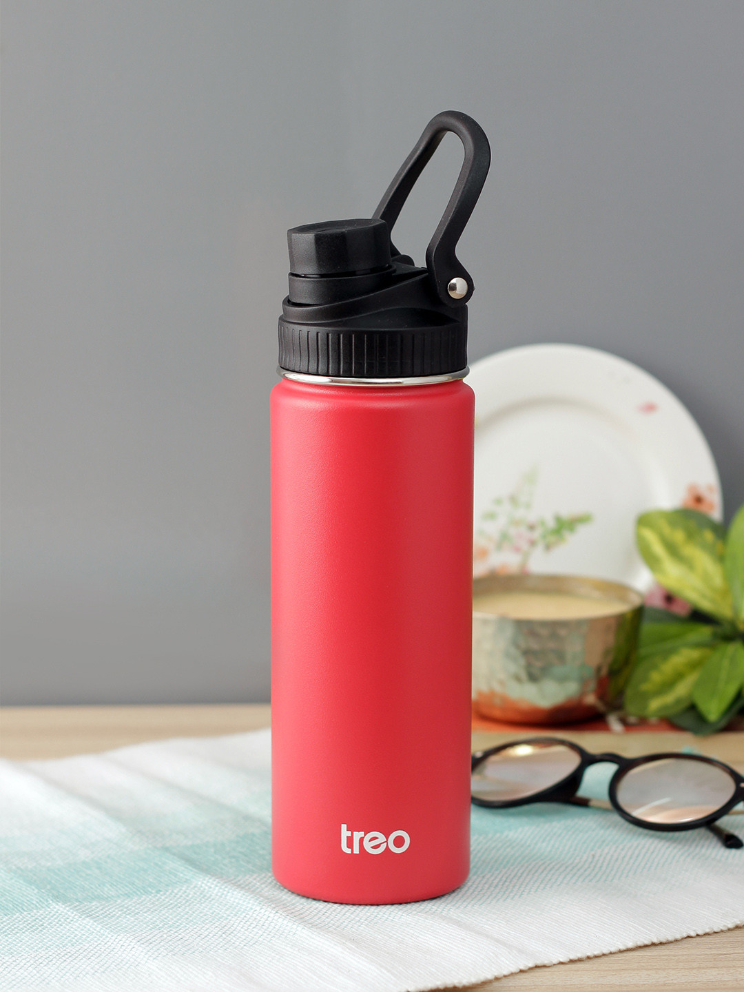 Buy Treo Unisex Red & Black Go Active 600 Vacuum Insulated Hot & Cold ...