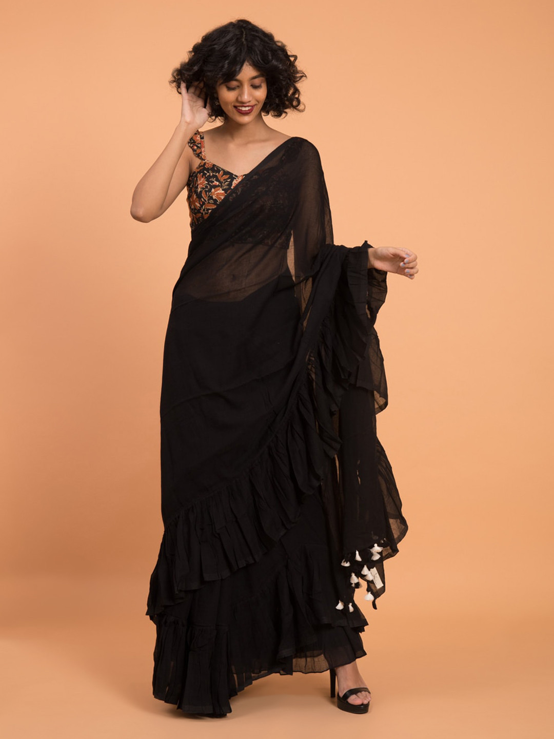 Buy Suta Black Solid Ruffle Saree - Sarees for Women 13723190 | Myntra