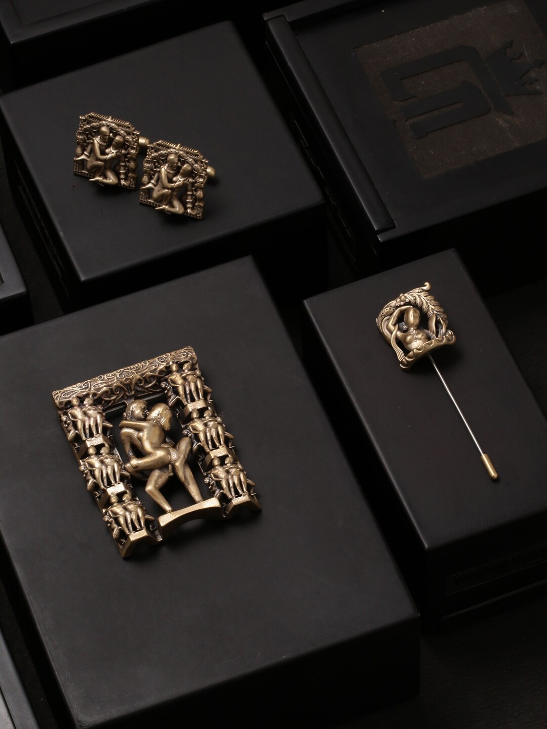 Buy COSA NOSTRAA Men Gold Toned The Khajuraho Love Gift Set - Accessory ... Buy COSA NOSTRAA Men Gold Toned The Khajuraho Love Gift Set - Accessory ...