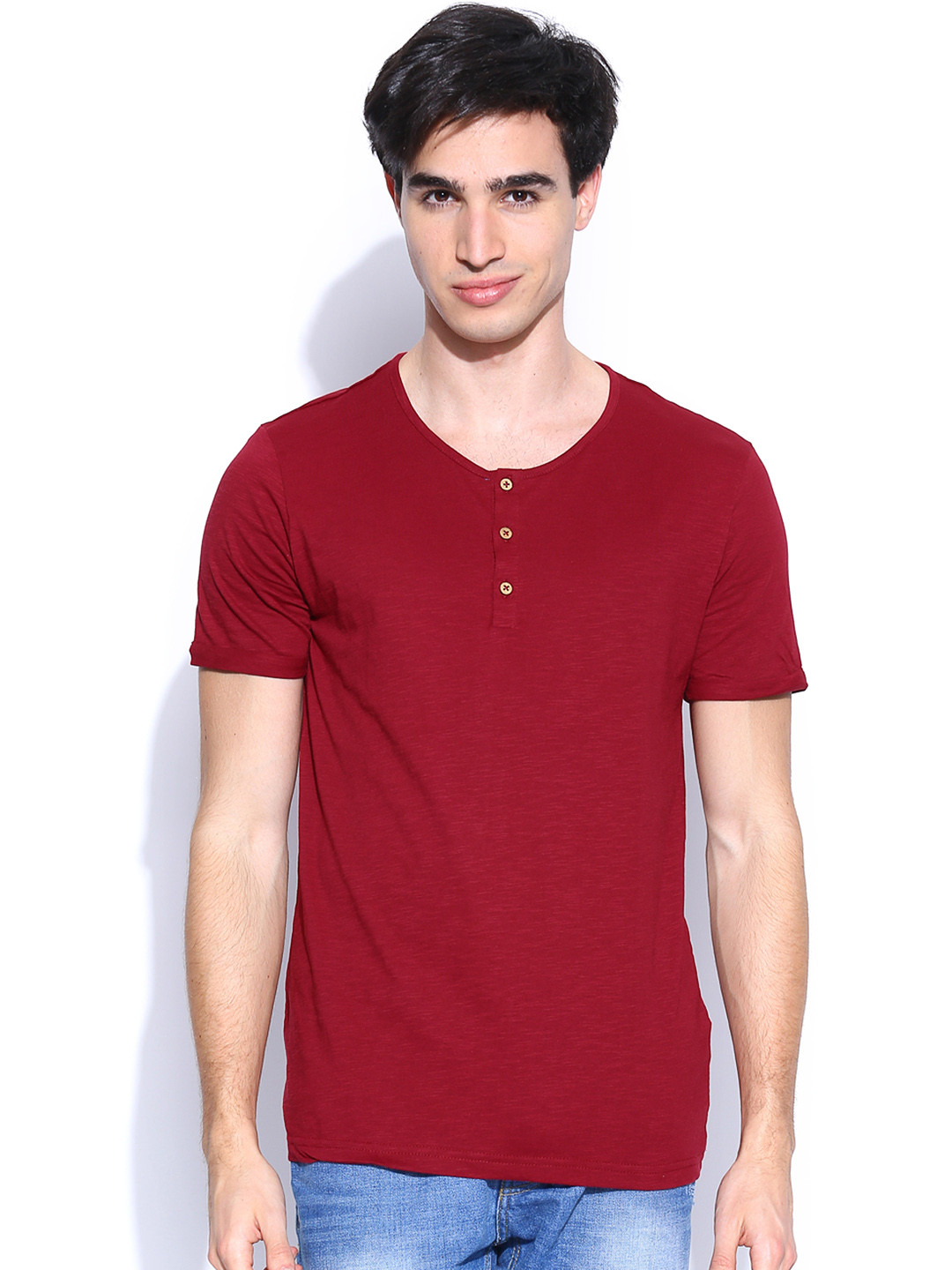 buy-people-men-maroon-pure-cotton-t-shirt-tshirts-for-men-705112-myntra