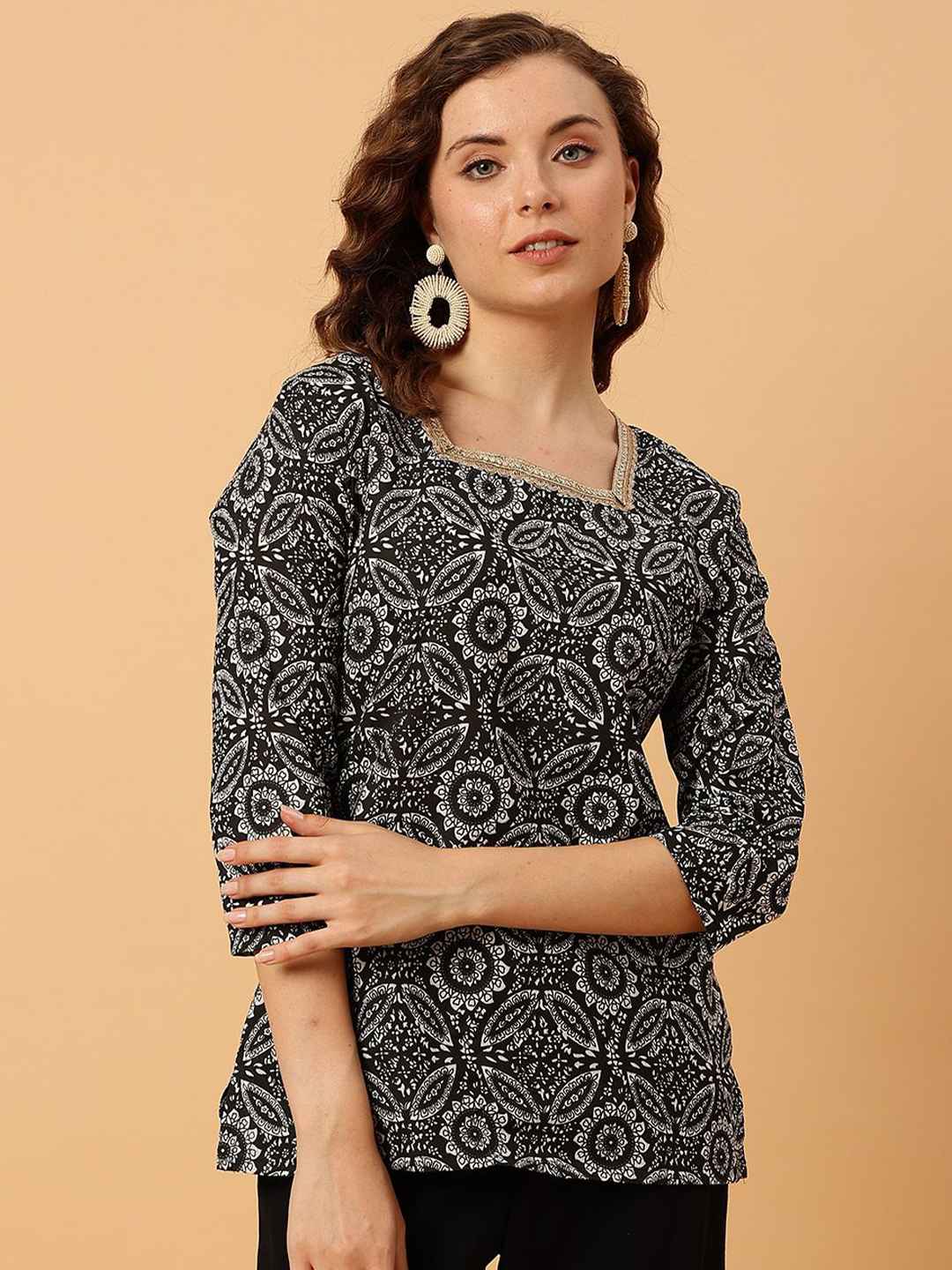 Buy NEESH Women Floral Printed Square Neck Pure Cotton Kurti - Kurtis ...