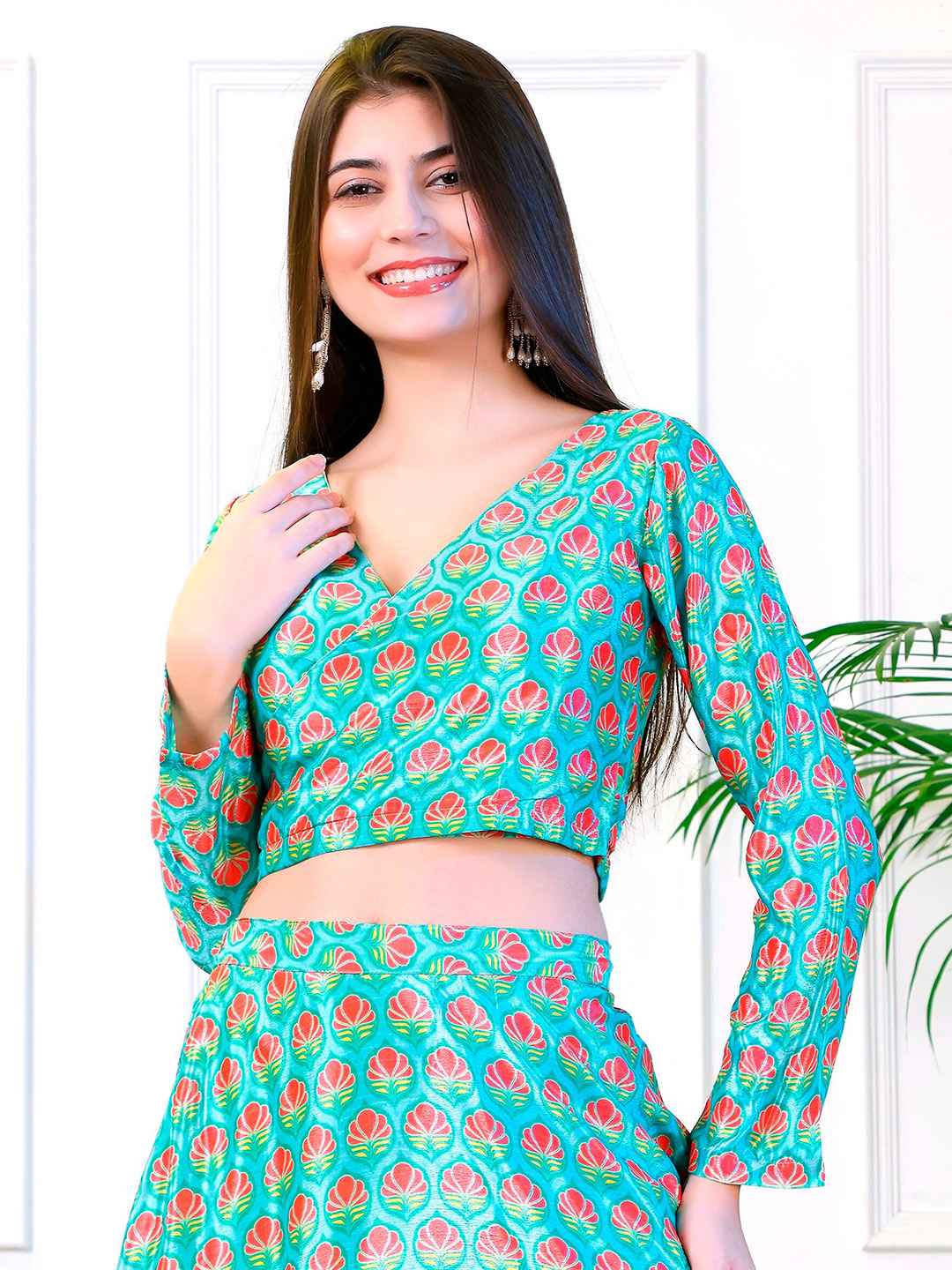Buy NEUDIS Floral Printed Wrap Crop Top - Tops for Women 24649718 | Myntra