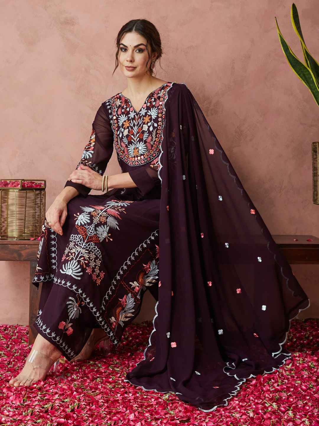 Buy RAJGRANTH Floral Embroidered Pure Georgette Straight Kurta With ...