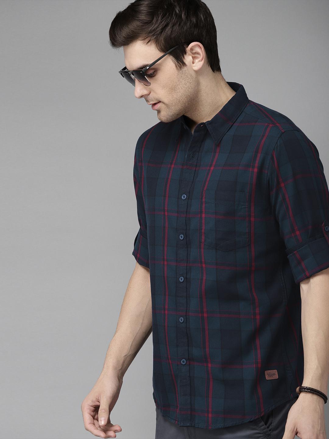 Buy The Roadster Lifestyle Co Men Navy Blue & Red Regular Fit Checked ...
