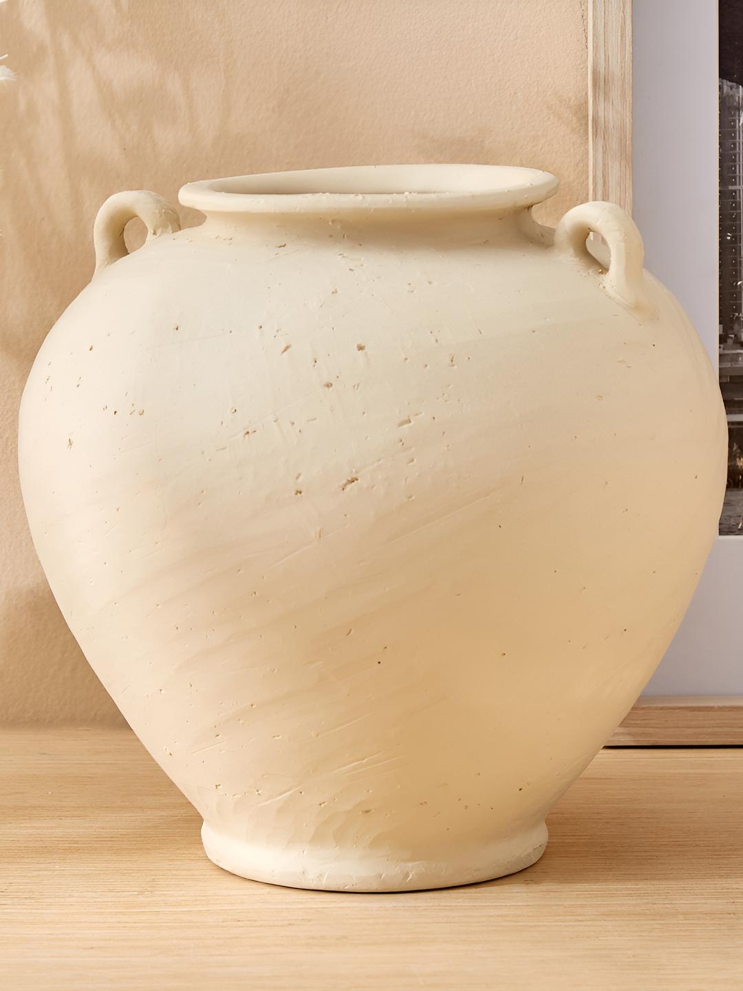 Buy Home Centre Amida Off White Ceramic Curvy Shaped Tabletop Vase ...