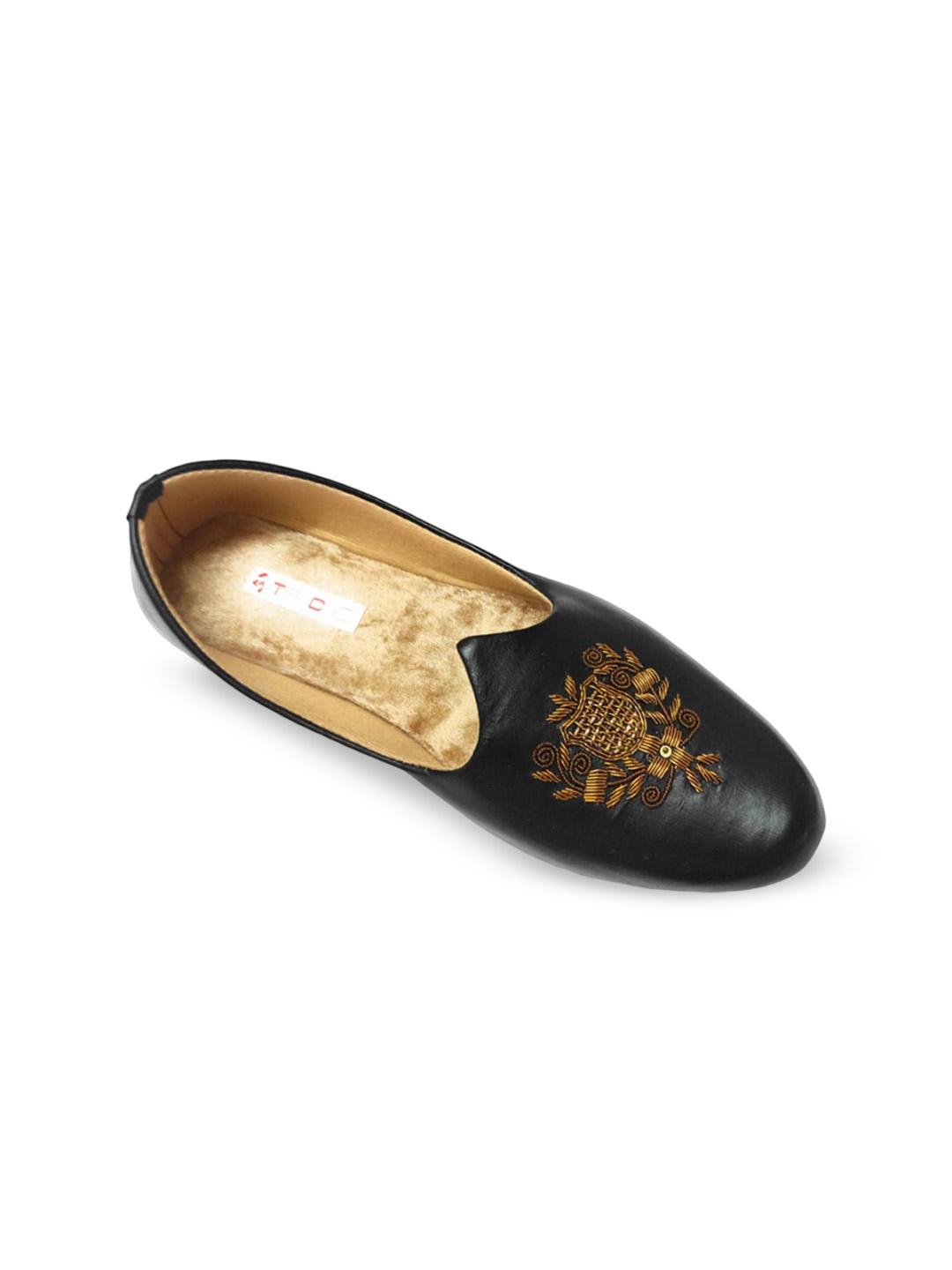 Buy Ta Chic Men Ethnic Embellished Mojaris - Casual Shoes for Men ...