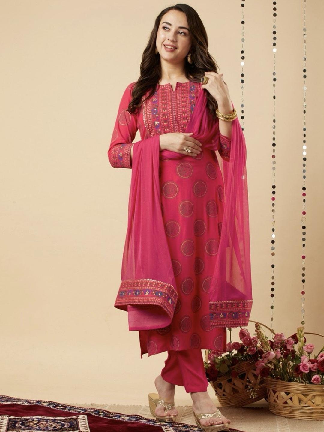 Buy JAFFRY EMBROIDERY Ethnic Motifs Printed Gotta Patti Straight Kurta ...