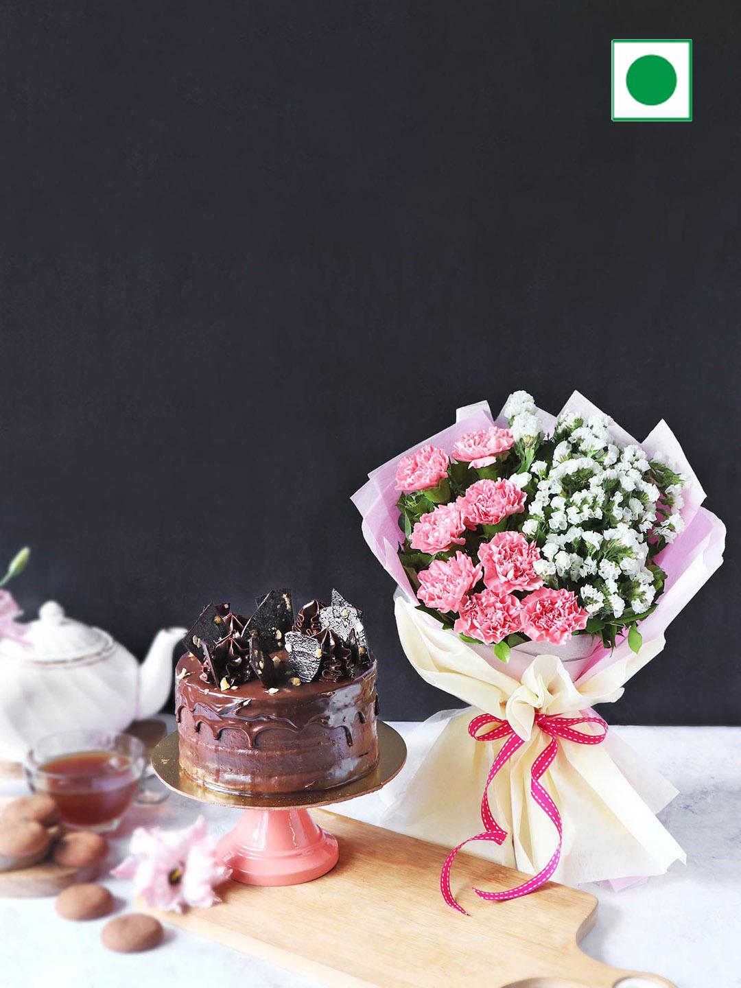 Buy IGP Fresh Flowers With Chocolate Flavor Eggless Round Cake 450g ...
