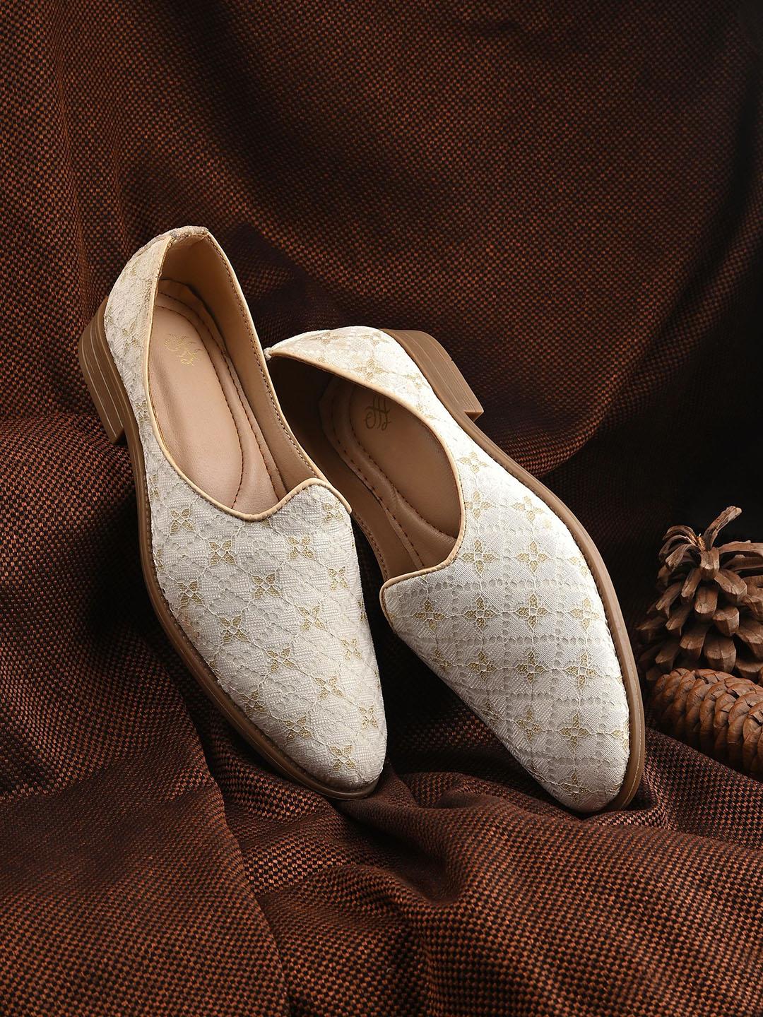 Buy House Of Pataudi Men Ethnic Embroidered Slip On Mojaris Shoes ...