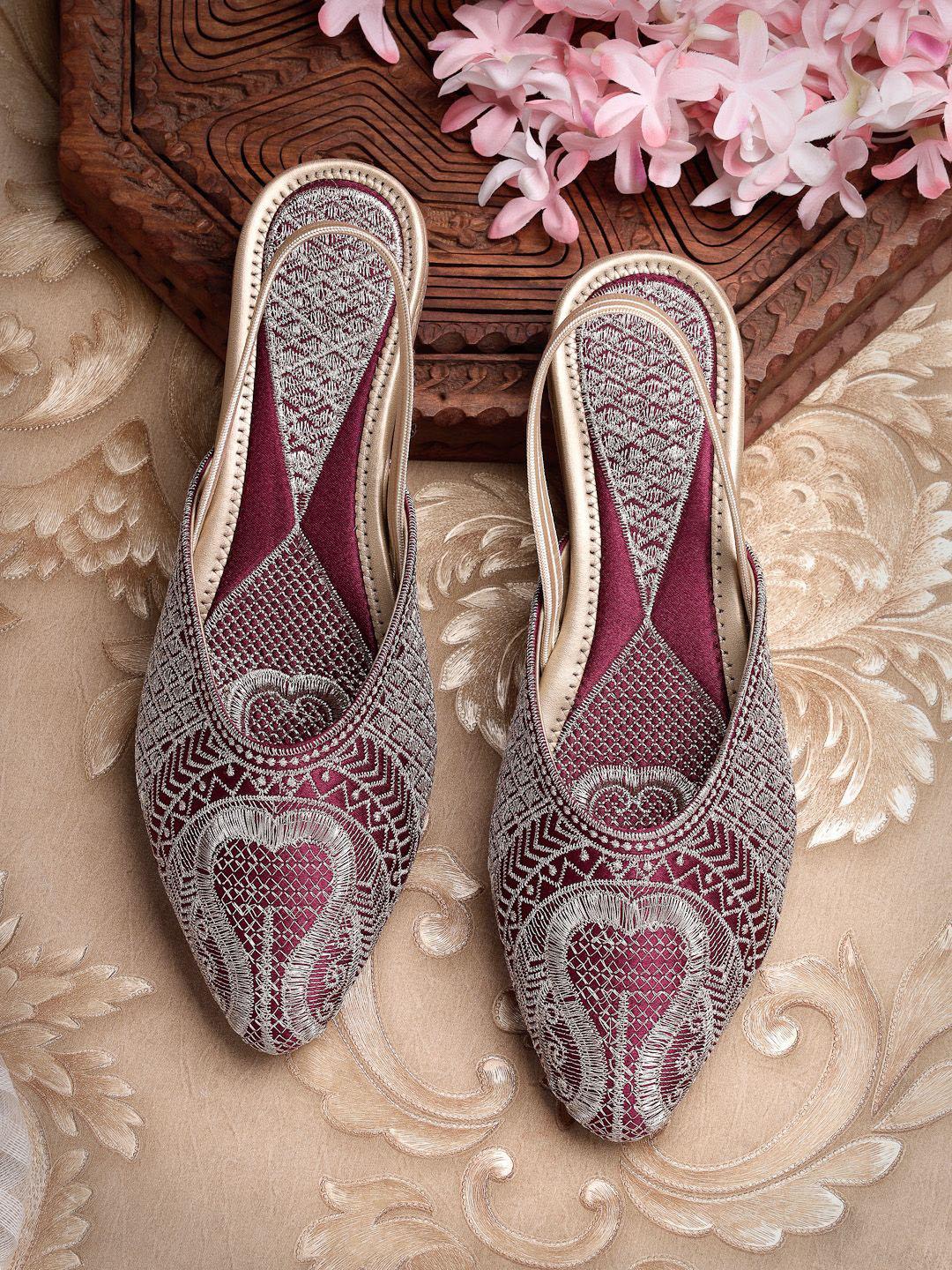 Buy Sneakers Villa Women Mules Flats - Flats for Women 31360905 | Myntra