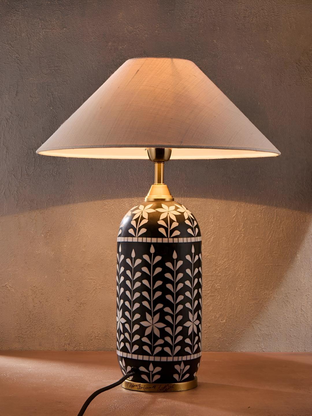 Buy Fabindia Vansh Black & White Textured Resin Frusturical Shaped ...