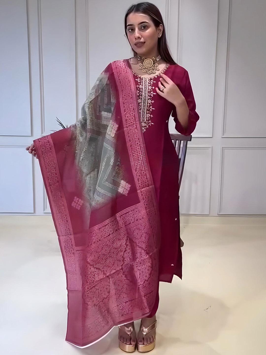 Buy GUNVANTI FAB Floral Embroidered Thread Work Straight Kurta With ...