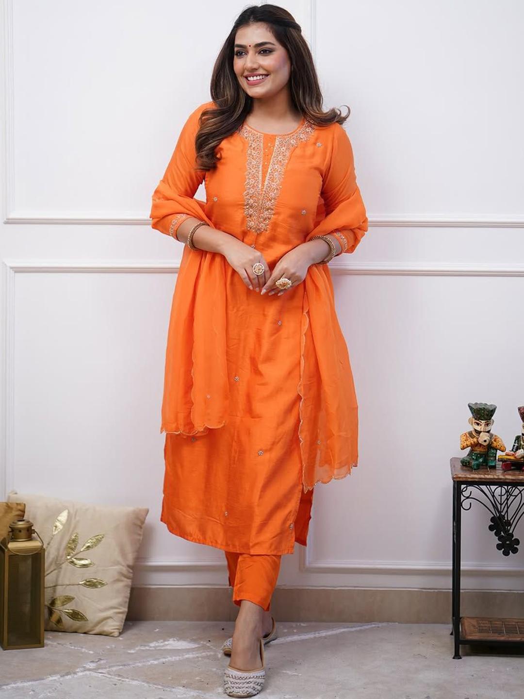 Buy GUNVANTI FAB Floral Embroidered Regular Thread Work Kurta With ...