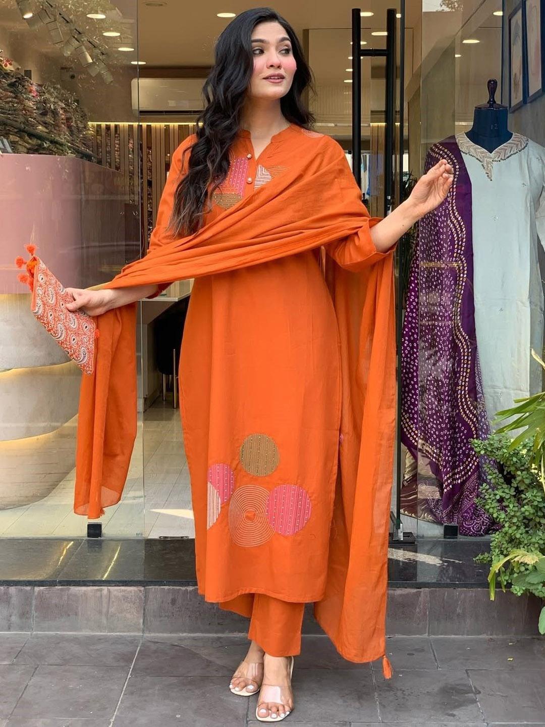 Buy SHISHKALA Women Geometric Printed Kurta With Trousers & Dupatta ...