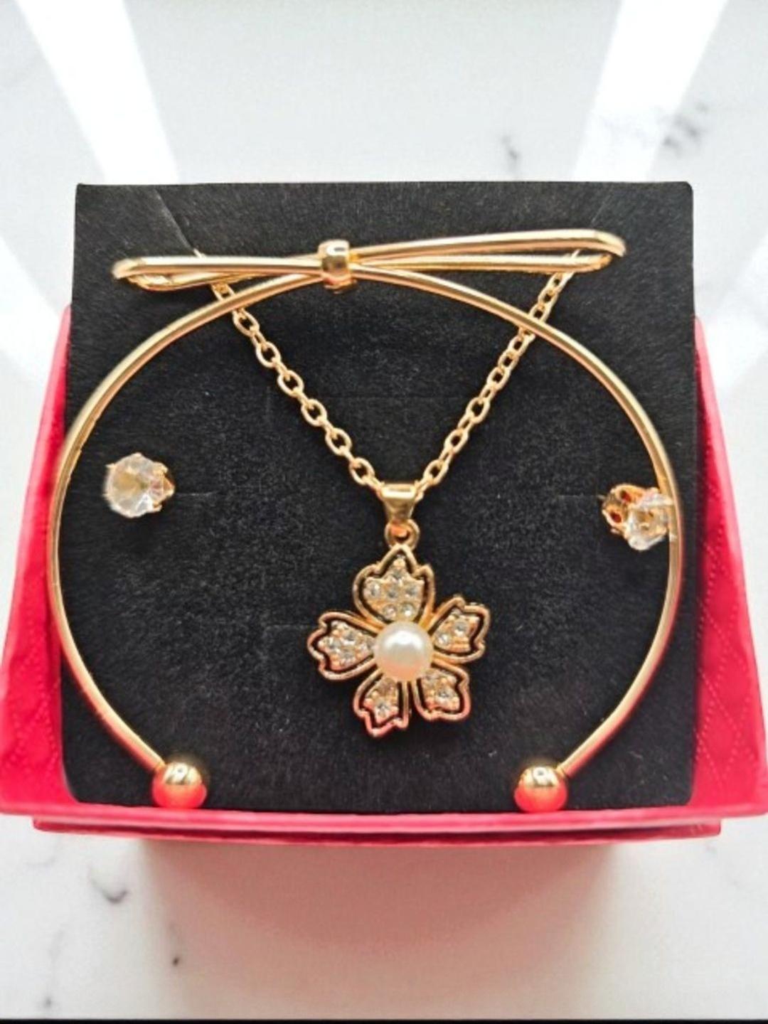 Buy SAPRAA TRENDS Women Gold Plated Alloy American Diamond Jewellery ...