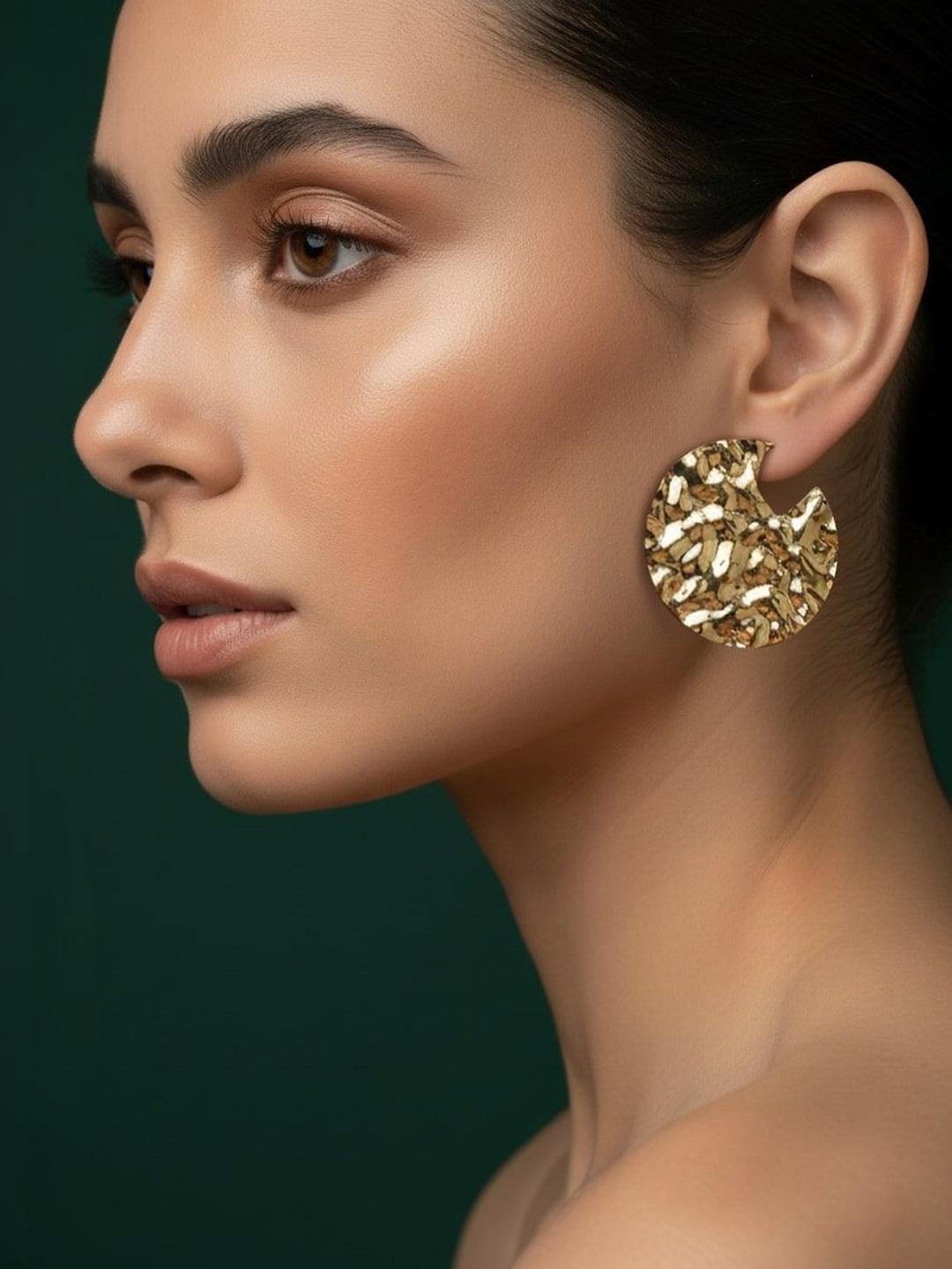 Buy DURATI Geometric Studs Earrings - Earrings for Women 38710649 | Myntra