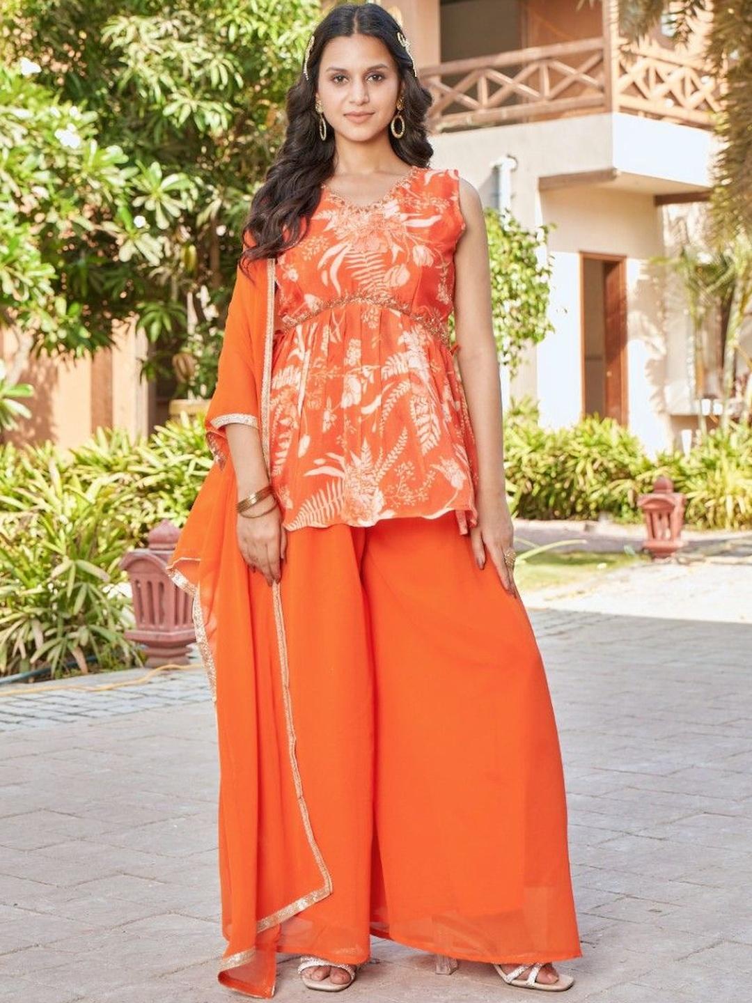 Buy BALAJI CREATION Women Floral Printed Empire Gotta Patti Kurta With ...