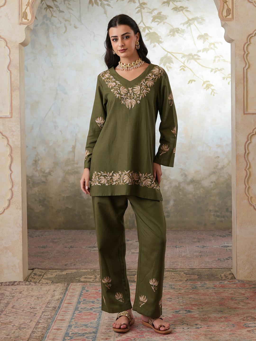 Buy QAZMI Heena Kashmiri Chinar Embroidered Linen Cotton Full Sleeves V ...
