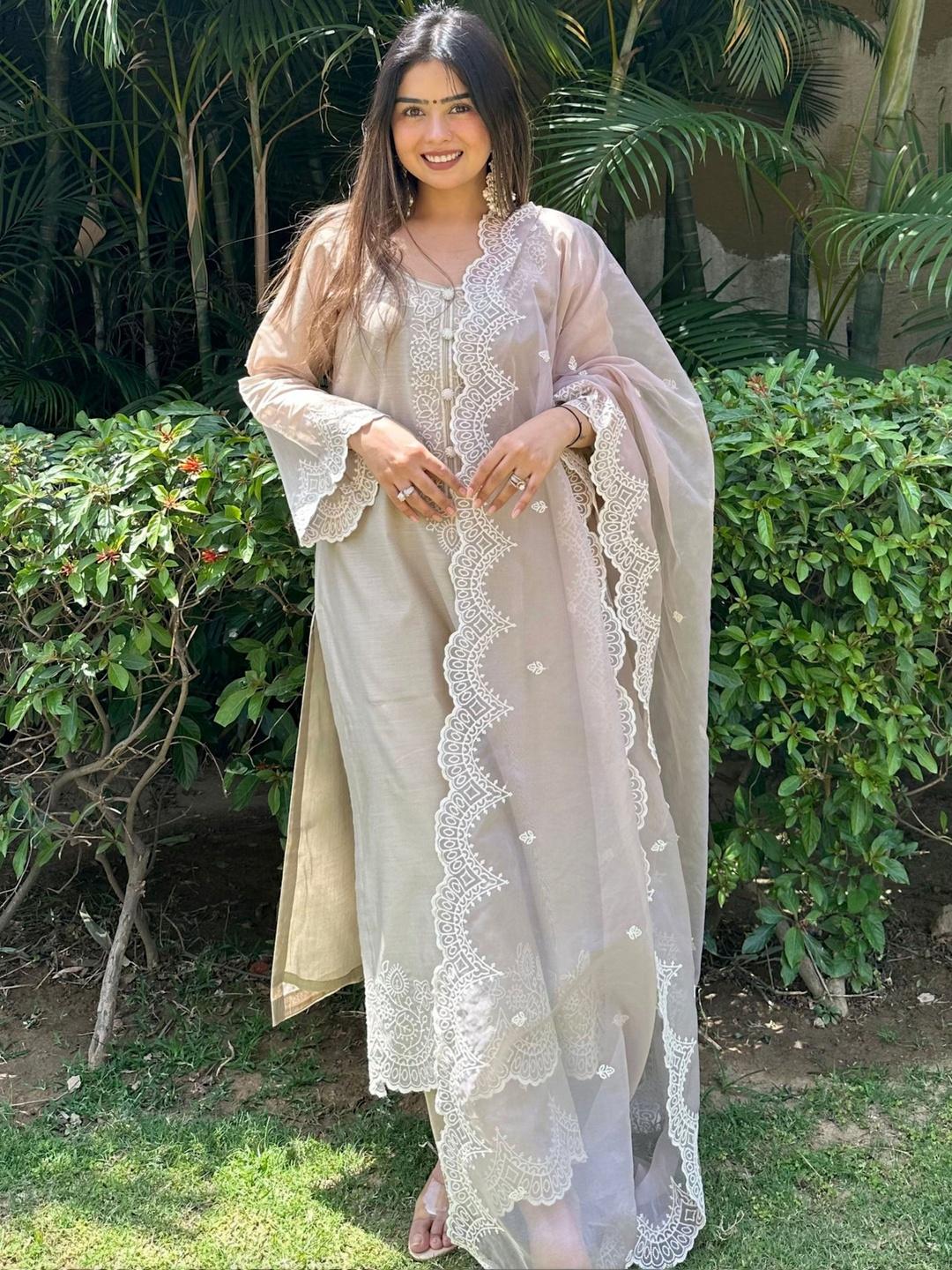 Buy Royal Export Women Ethnic Motifs Embroidered Thread Work Kurta With ...
