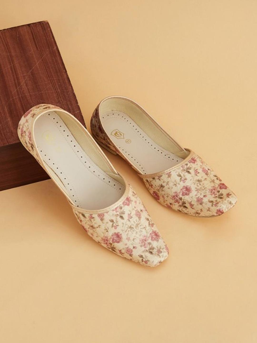 Buy Manyavar Men Floral Ethnic Juti Mojaris - Casual Shoes for Men ...