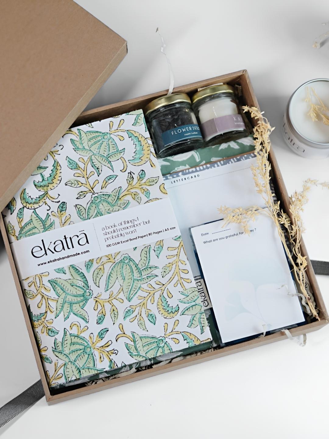 Buy Ekatra 6 Pcs Green & White Printed Gratitude Hamper Home Gift Set ...