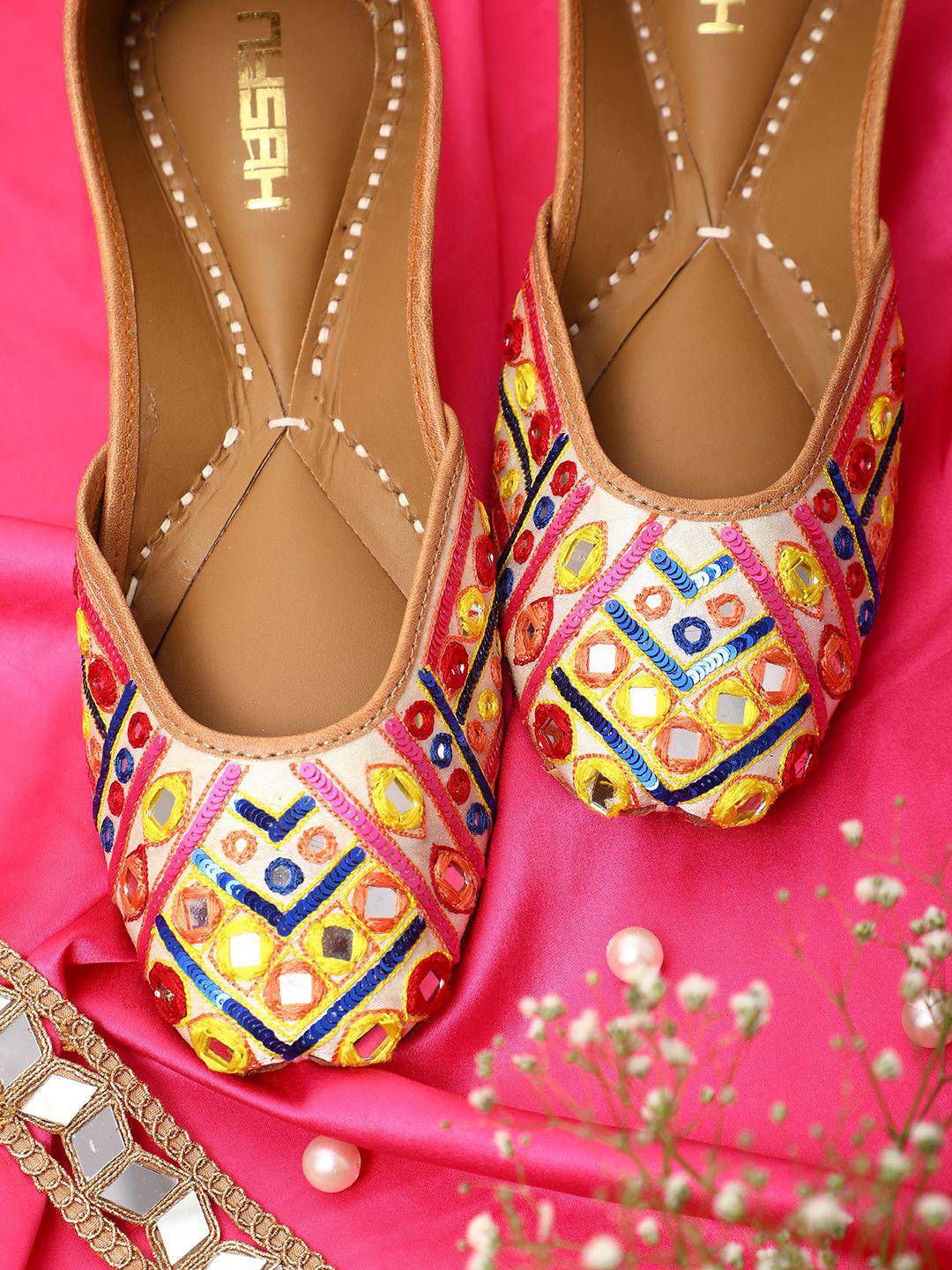 Buy Nysah Women Leather Embellished Ethnic Mojaris Flats - Flats for ...