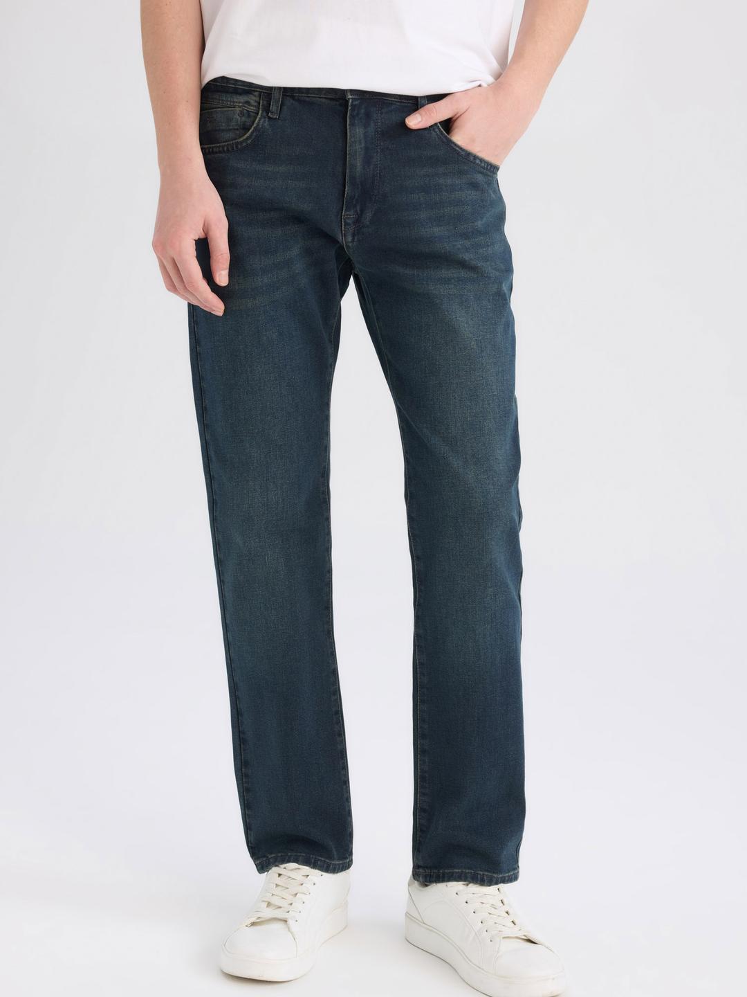 Buy DeFacto Men Light Fade Stretchable Jeans - Jeans for Men 32576976 ...