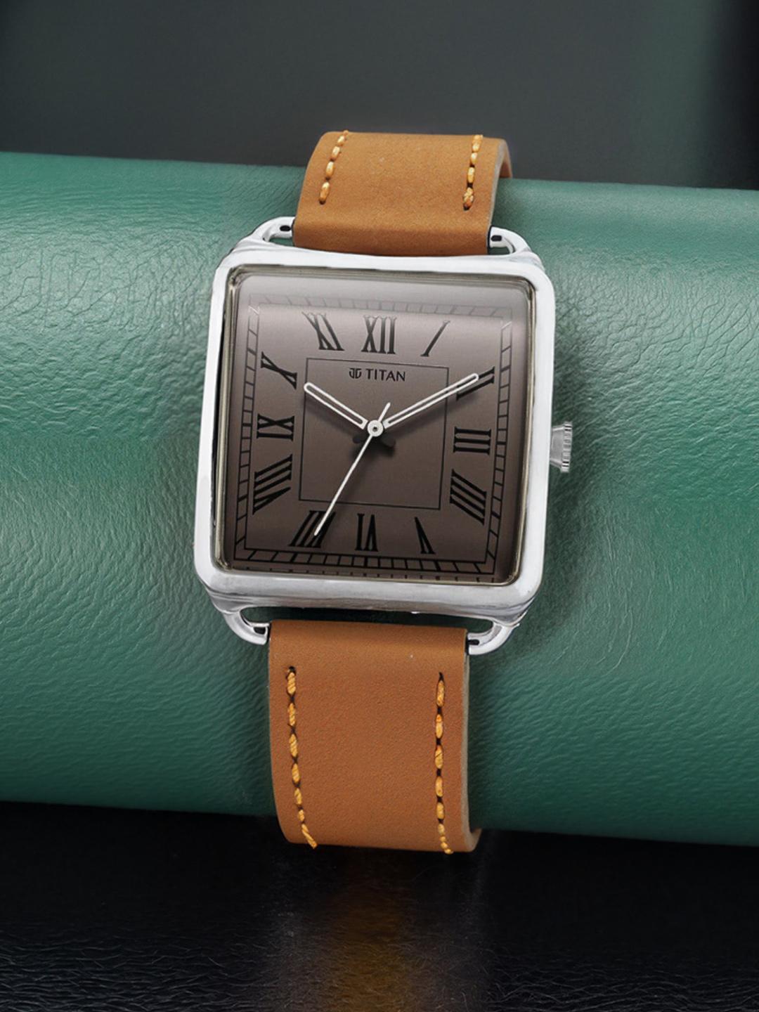 Buy Titan Men Textured Dial & Leather Straps Analogue Watch 1676SL02 ...