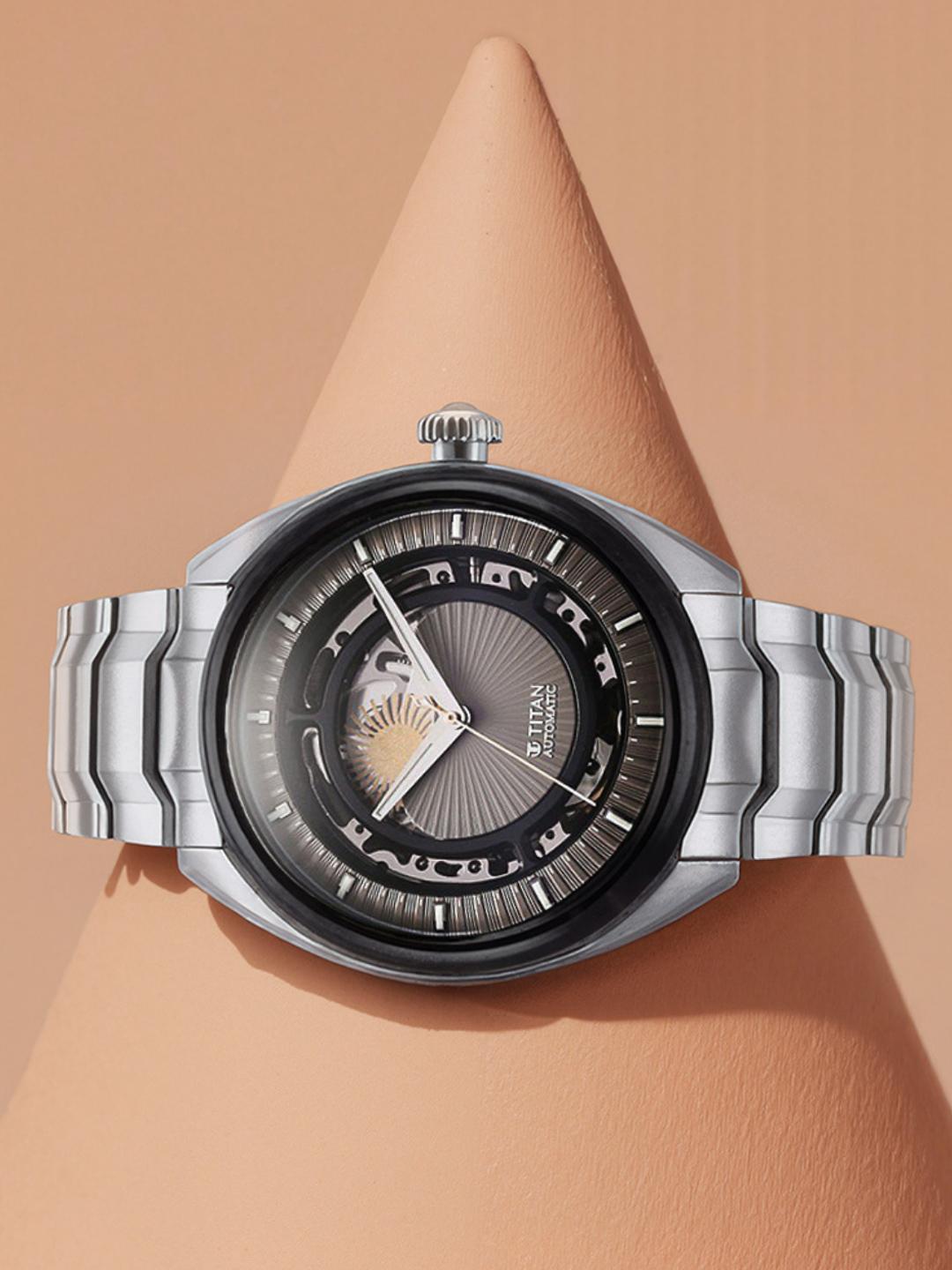 Buy Titan Men Dial & Stainless Steel Bracelet Style Straps Analogue ...