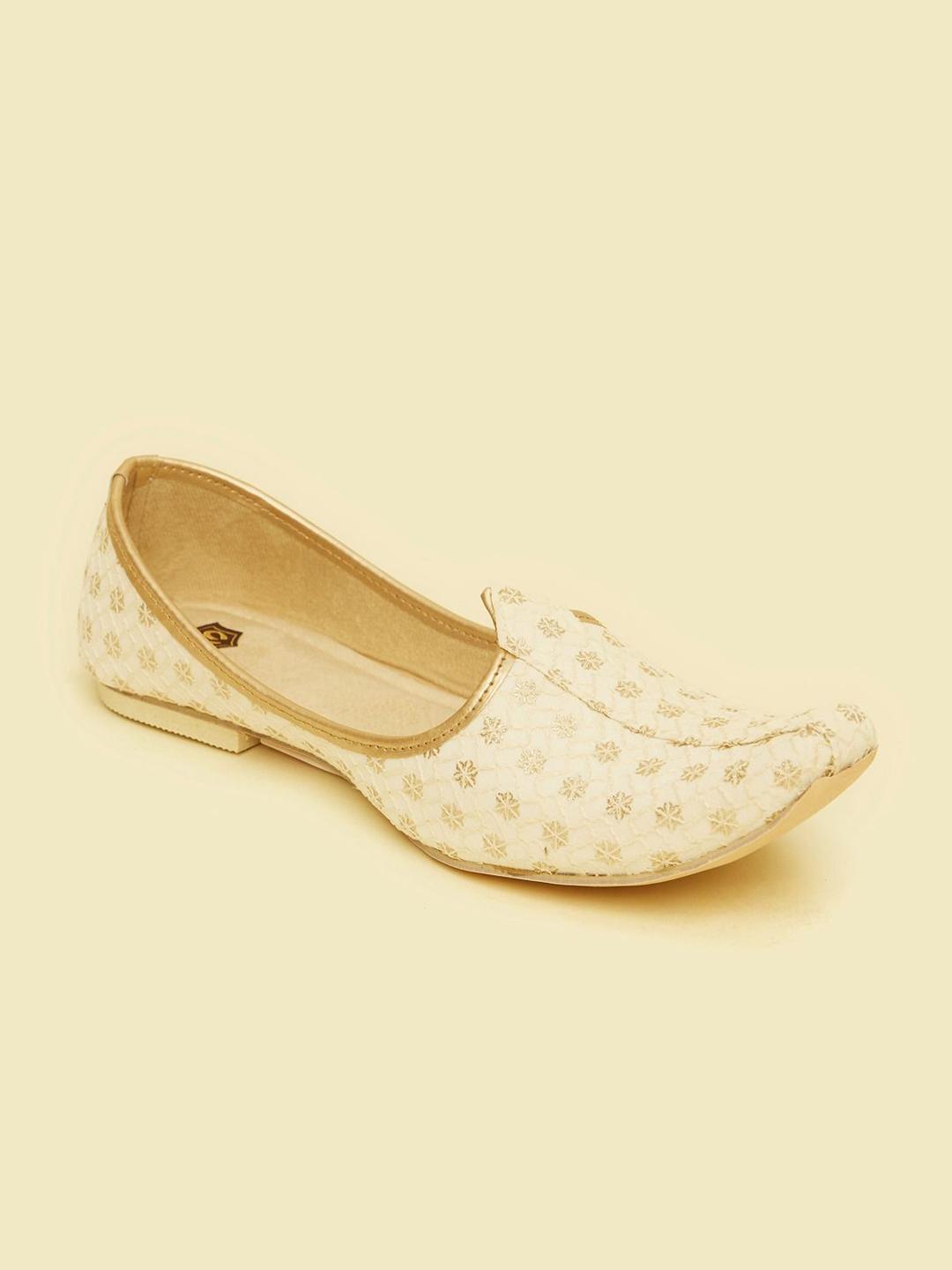Buy Manyavar Men Woven Design Pointed Toe Lightweight Mojaris - Casual ...