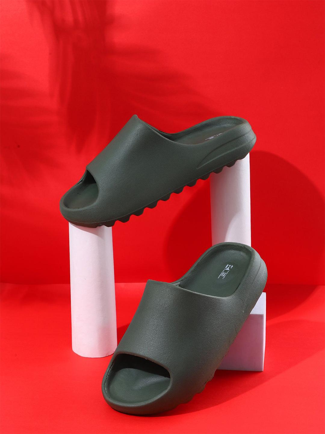 Buy Hygear Men Solid Sliders Flip Flops - Flip Flops for Men 34954209 | Myntra