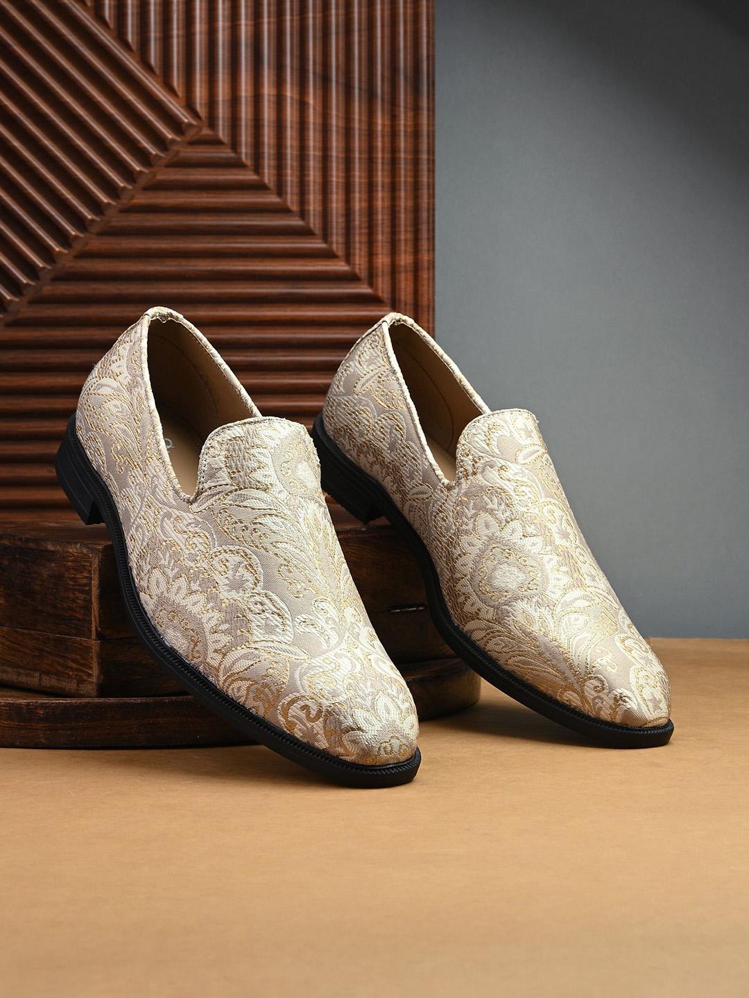 Buy House Of Pataudi Men Self Design Casual Slip On Mojaris - Casual ...