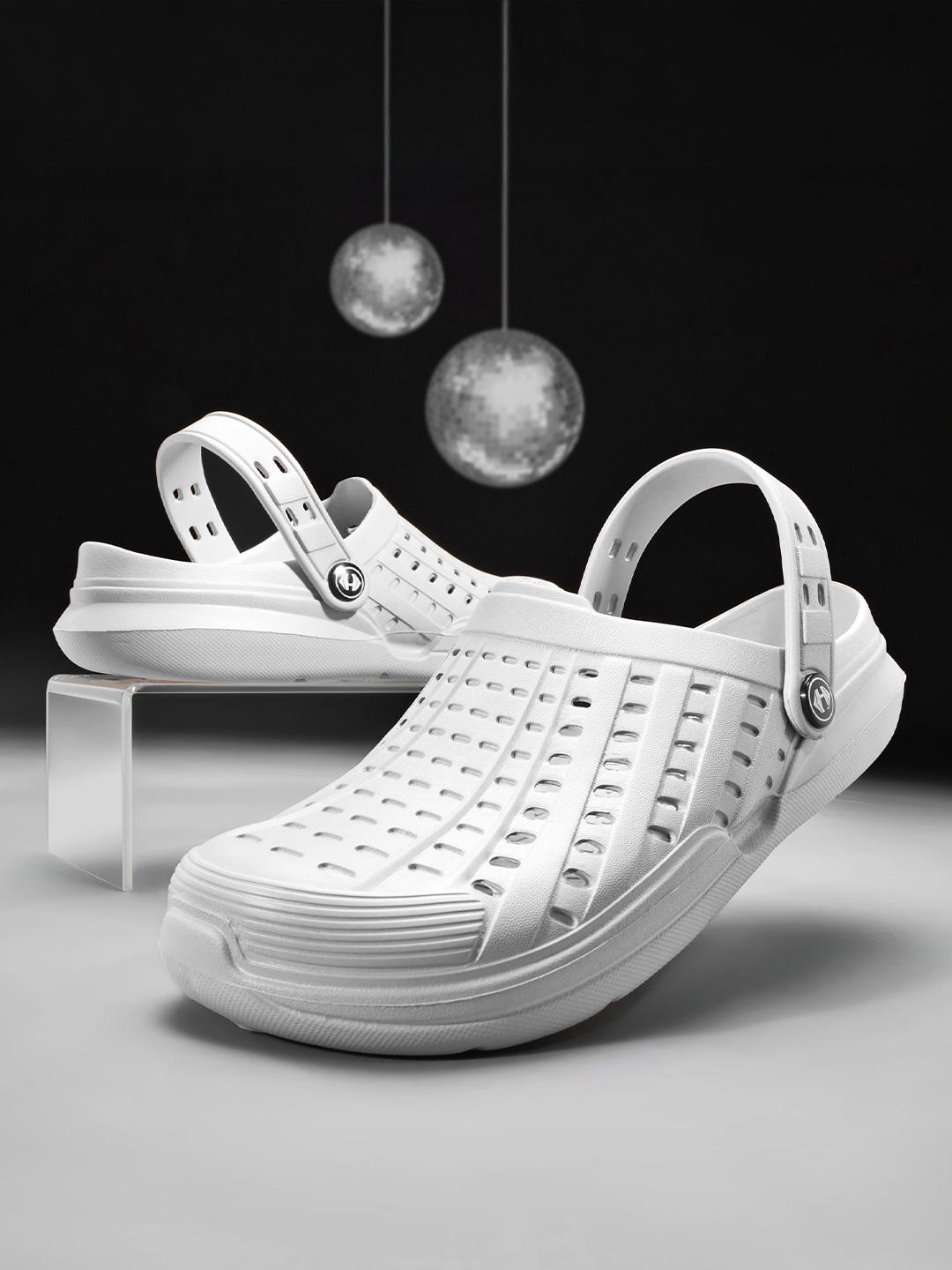 Buy Hoppa Discovery White Clogs Men - Flip Flops for Men 32265900 | Myntra