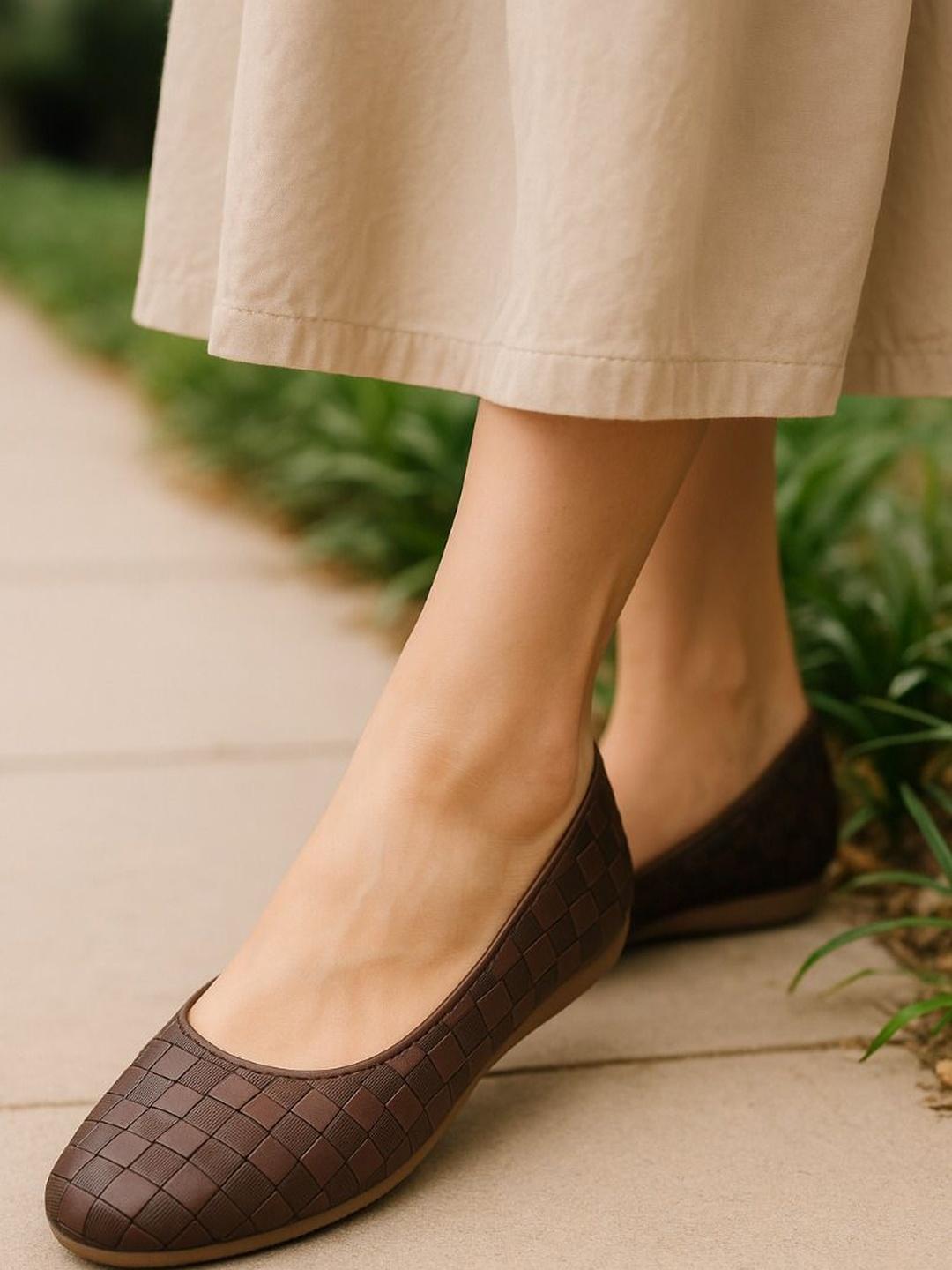 Buy Chemistry Women Textured Square Toe Comfort Lightweight Ballerinas ...