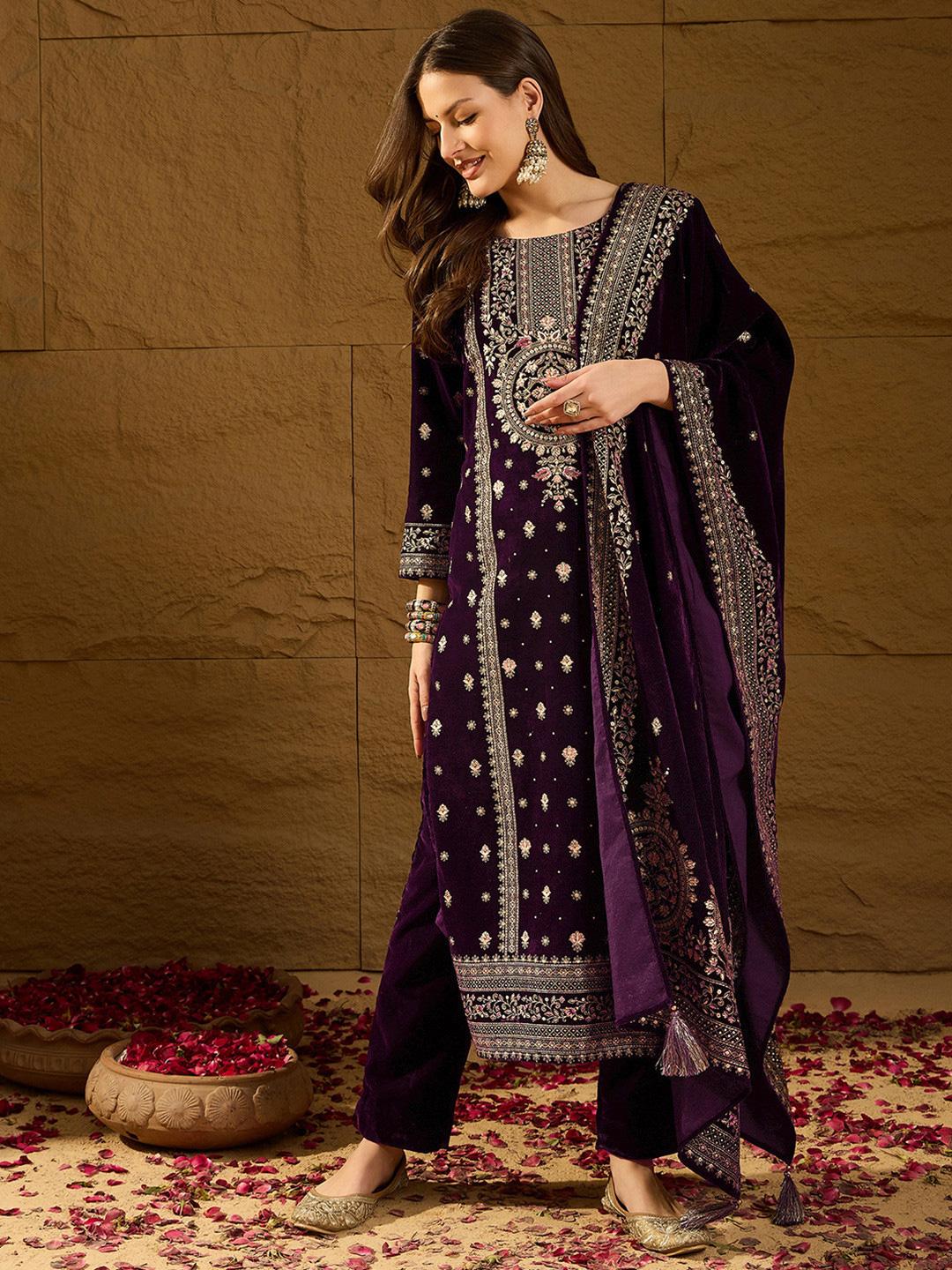 Buy House Of Pataudi Embroidered Velvet Straight Kurta With Trousers ...