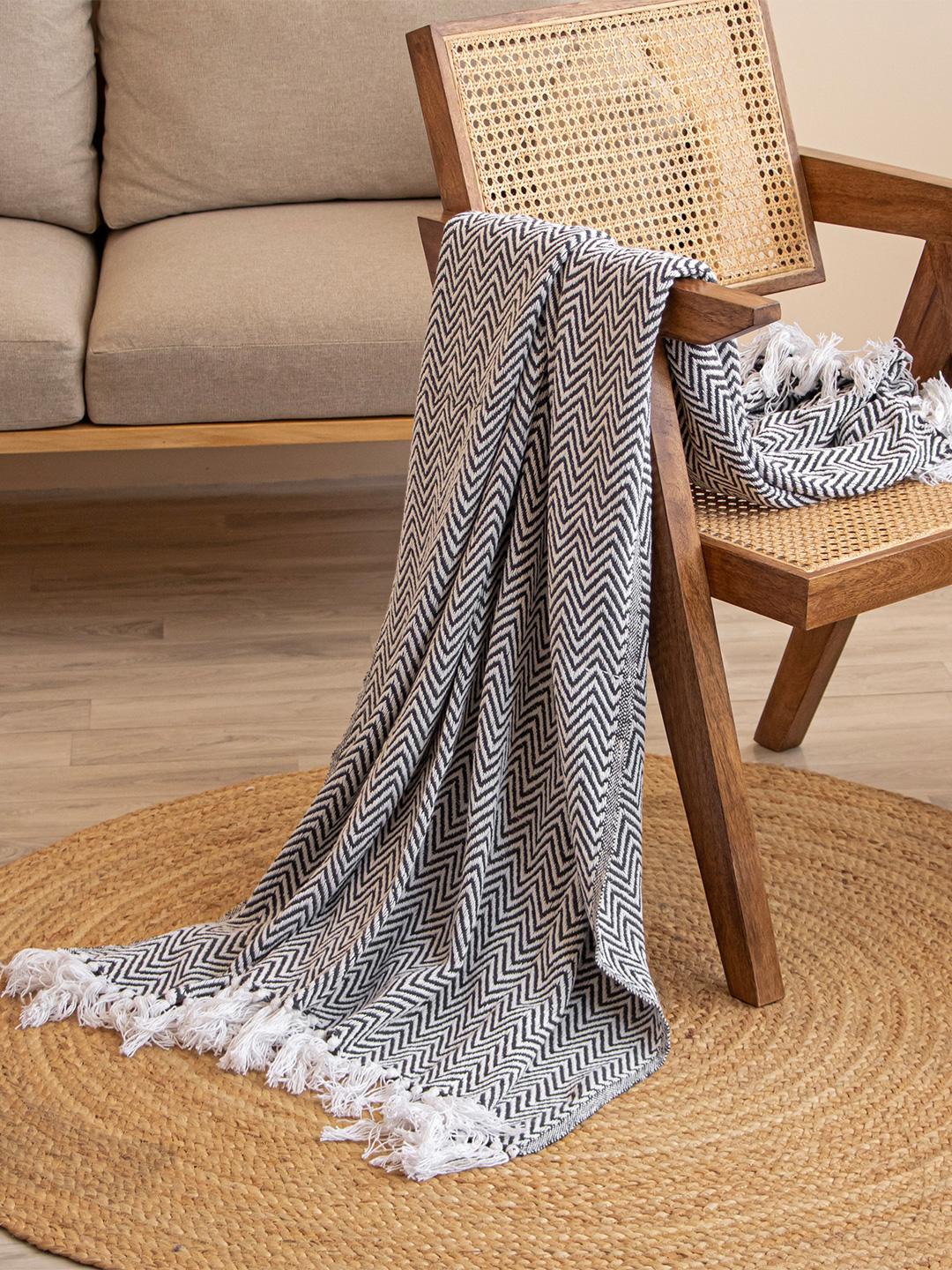 Buy HOMEMONDE Grey & White Geometric 210 GSM Single Bed Throw Blanket ...