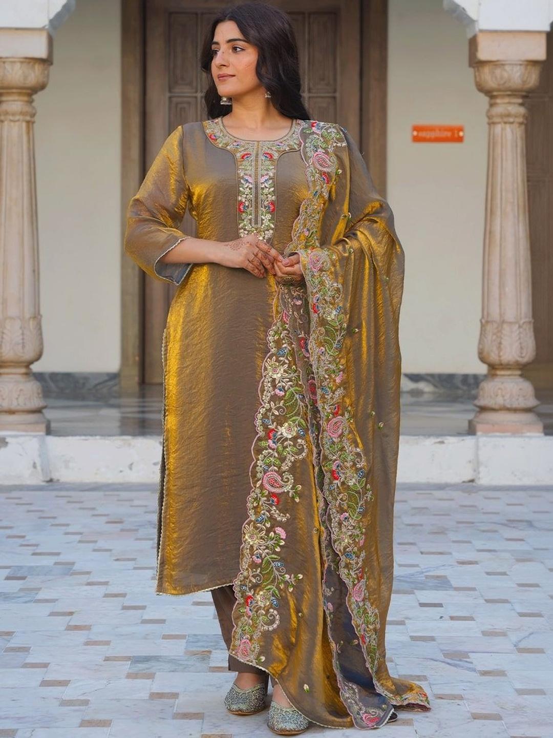 Buy Aramya Women Floral Embroidered Regular Thread Work Kurta With ...