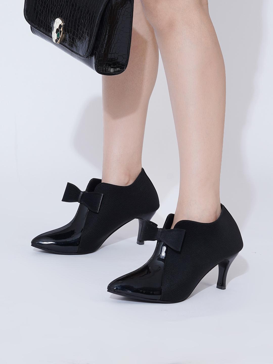 Buy HVNLY BY SHOETOPIA Solid Pointed Toe Slim Heel Pumps With Bows ...